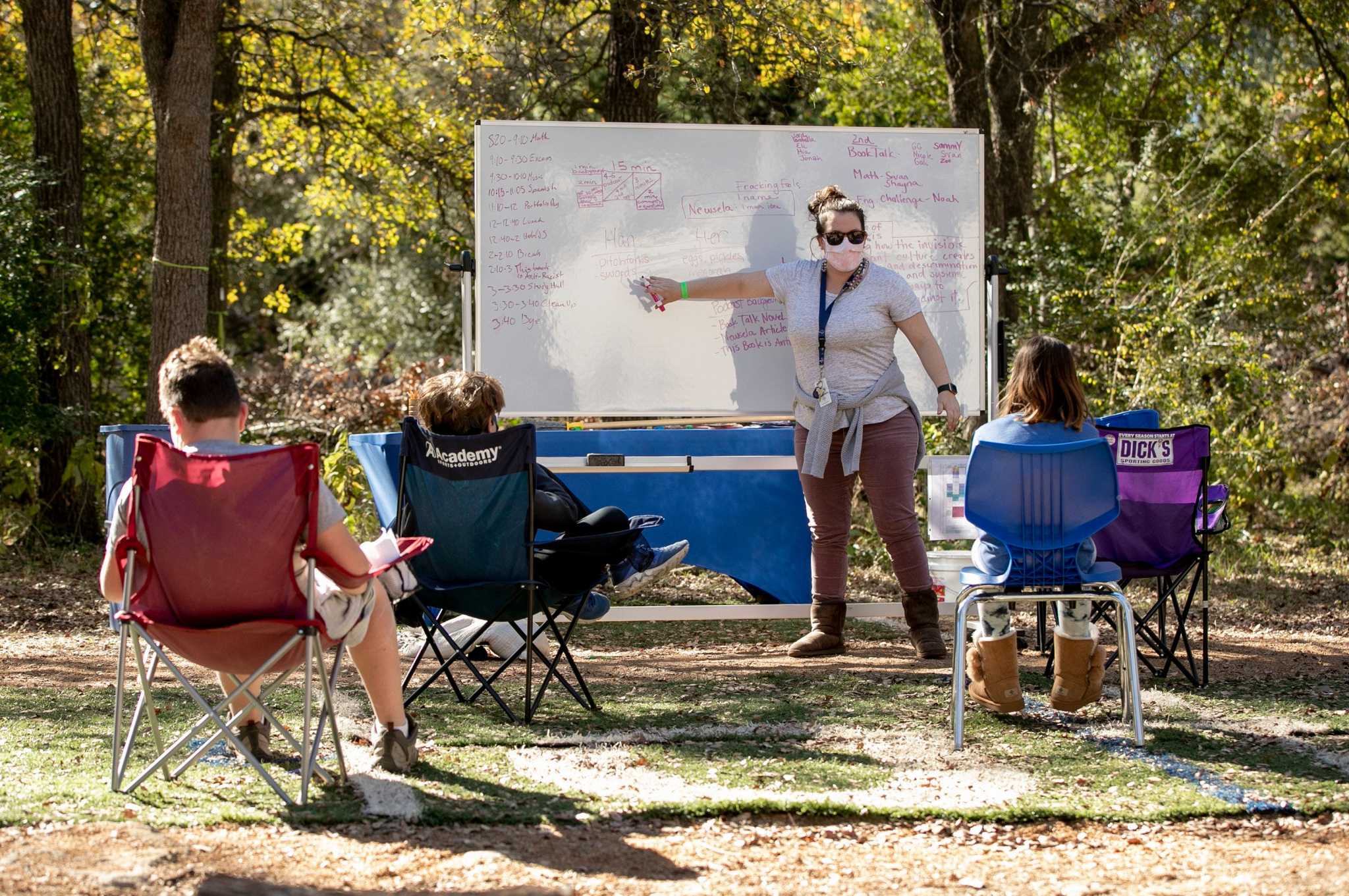 Austin Jewish Academy moves class outside as a coronavirus solution