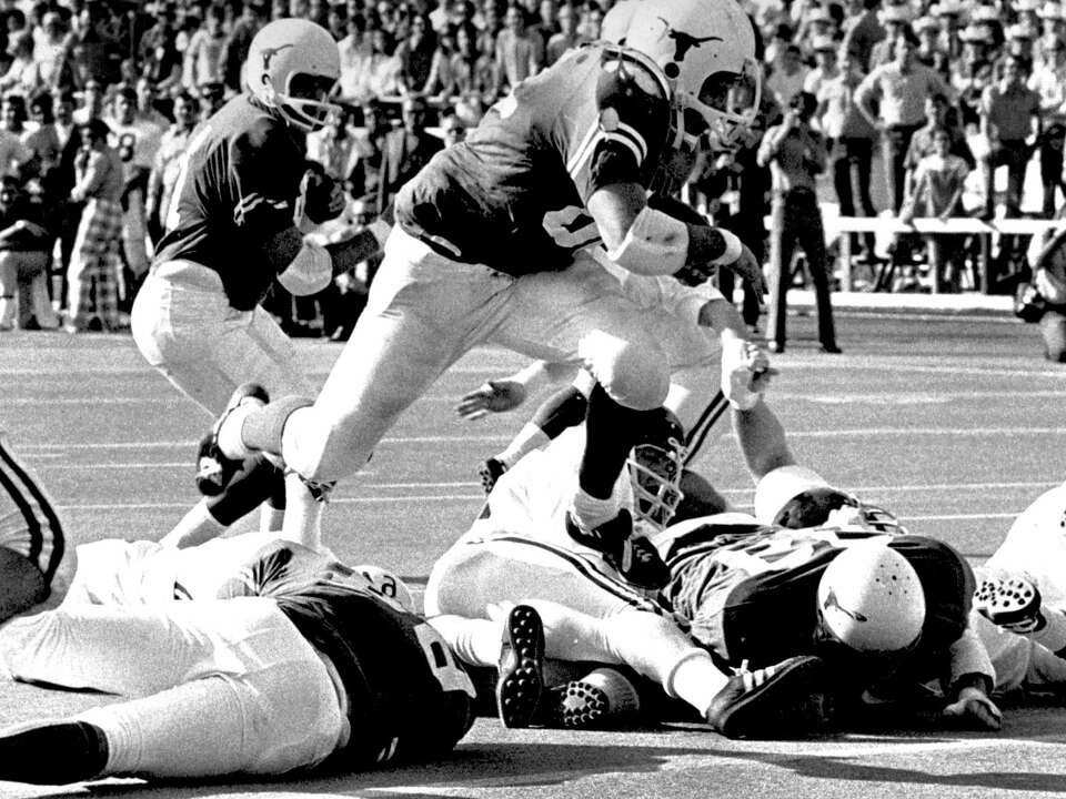 Steve Worster, All-American powering the Wishbone at Texas, dies at 73
