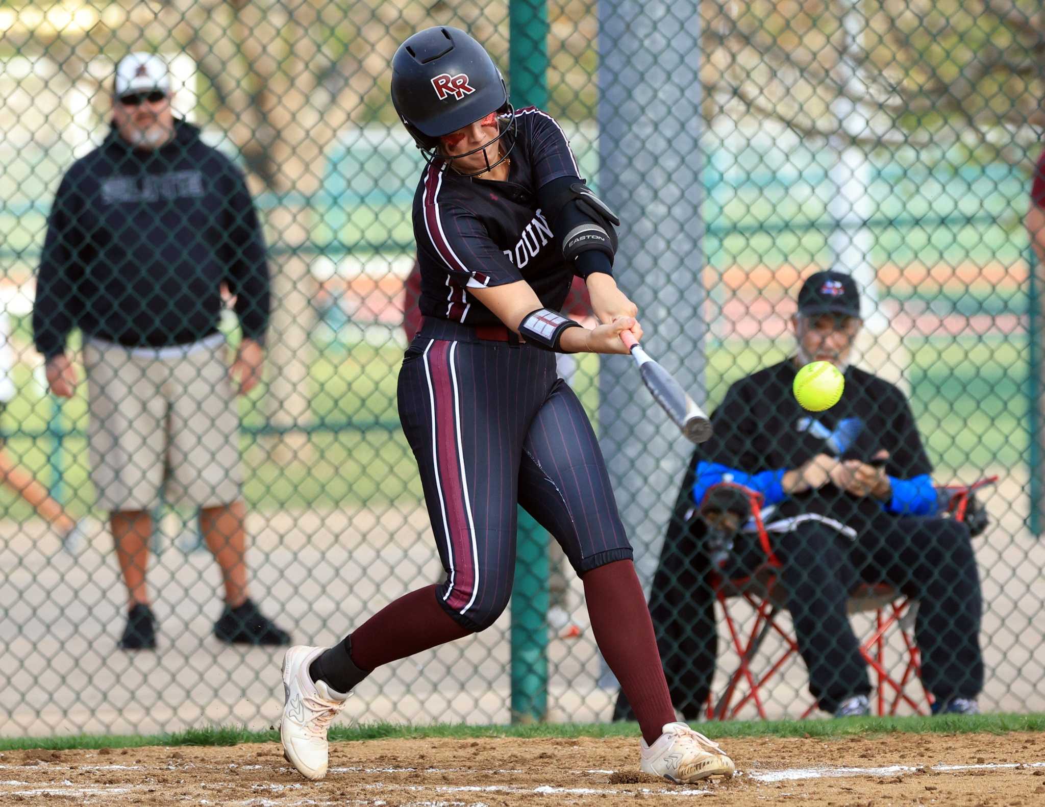 Round Rock softball rides Maddy Azua's no-hitter to 25-6A championship