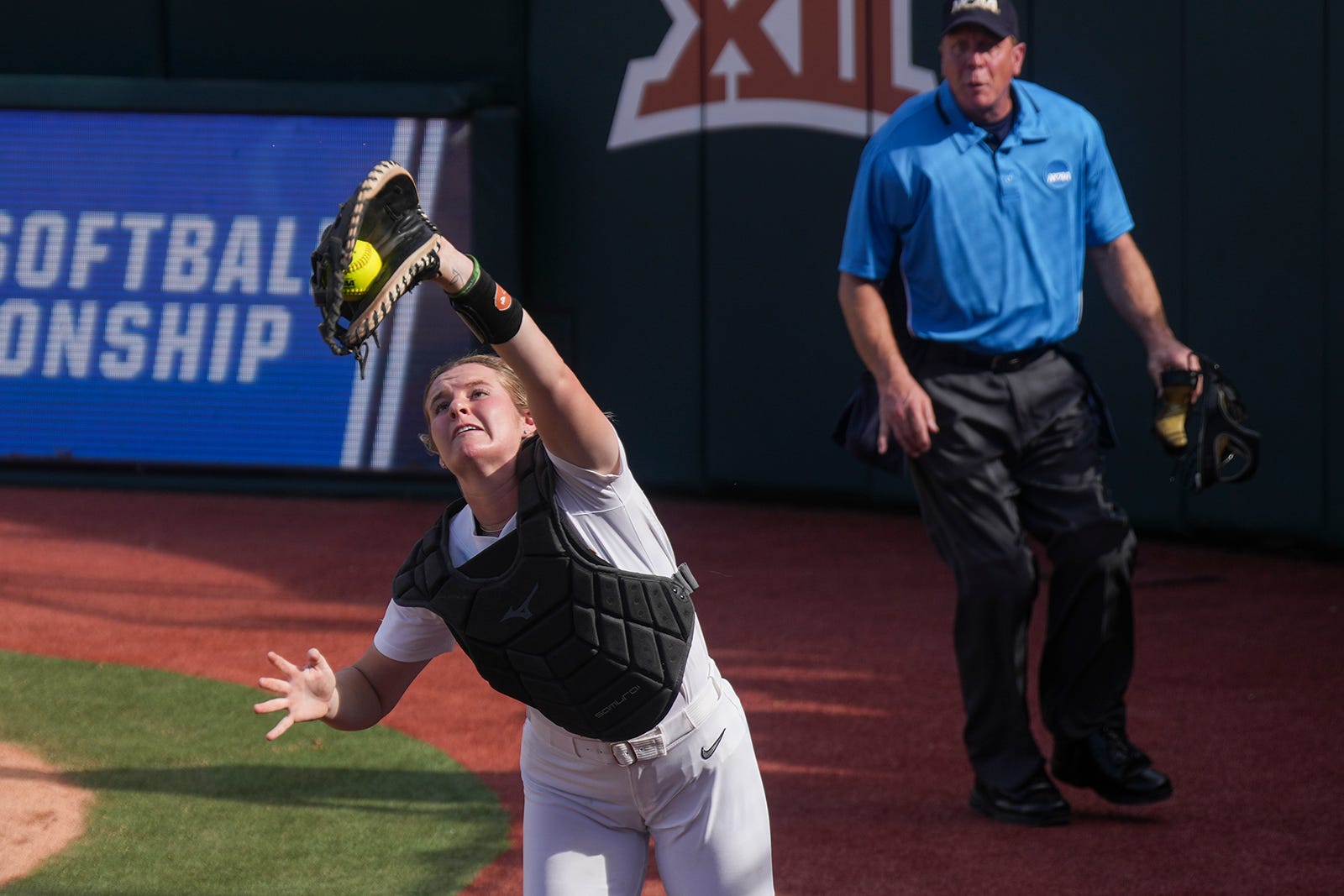 LISTEN: Texas softball coach Mike White on NCAA title expectations ...