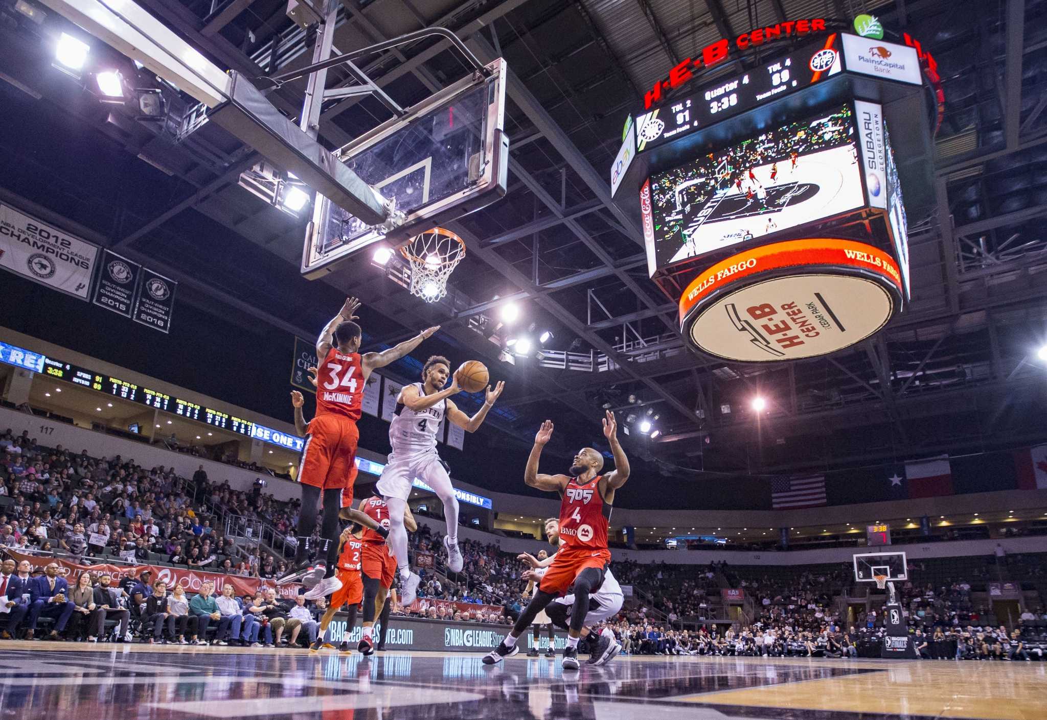 Memphis tops Austin Spurs