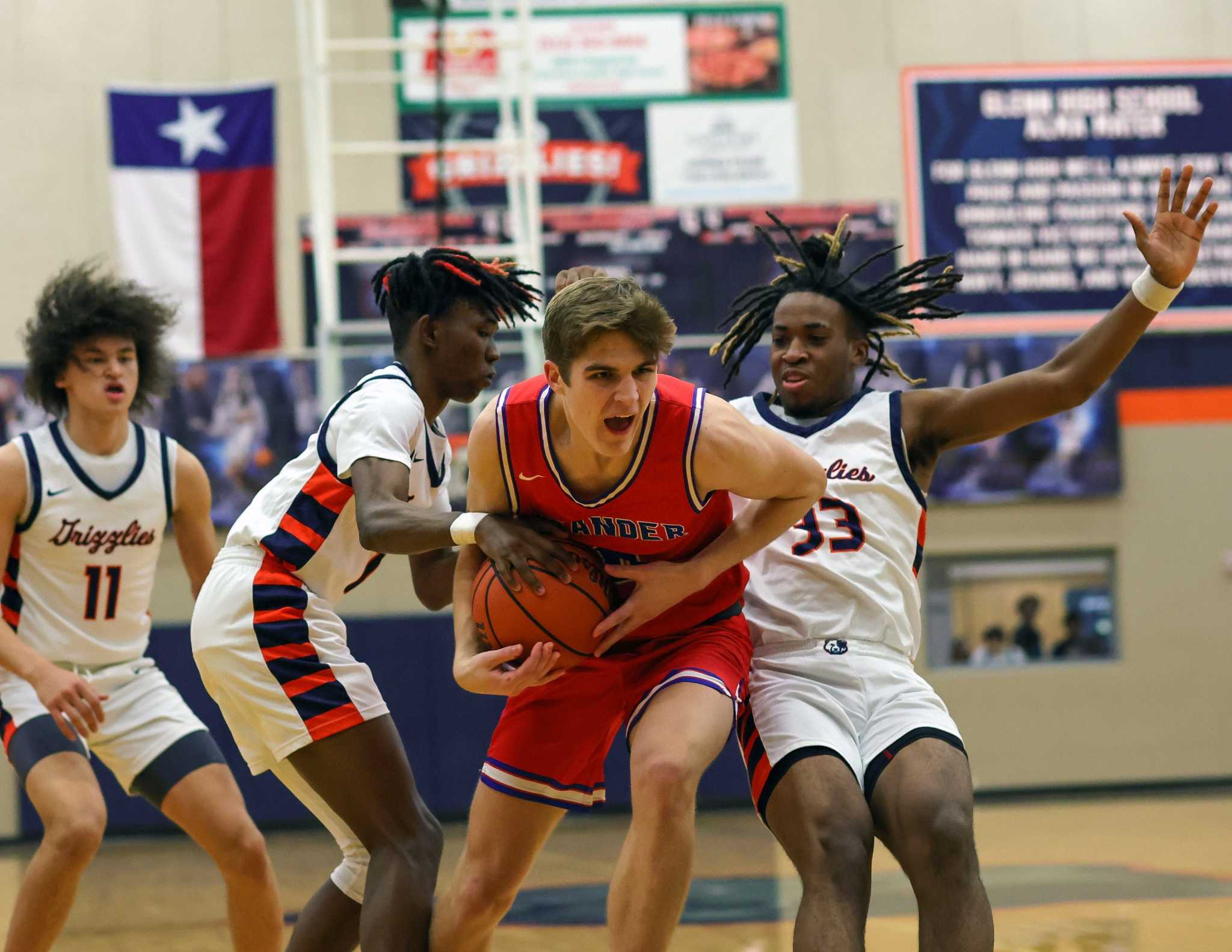 Leander starts off new year by blasting Glenn in District 25-5A win