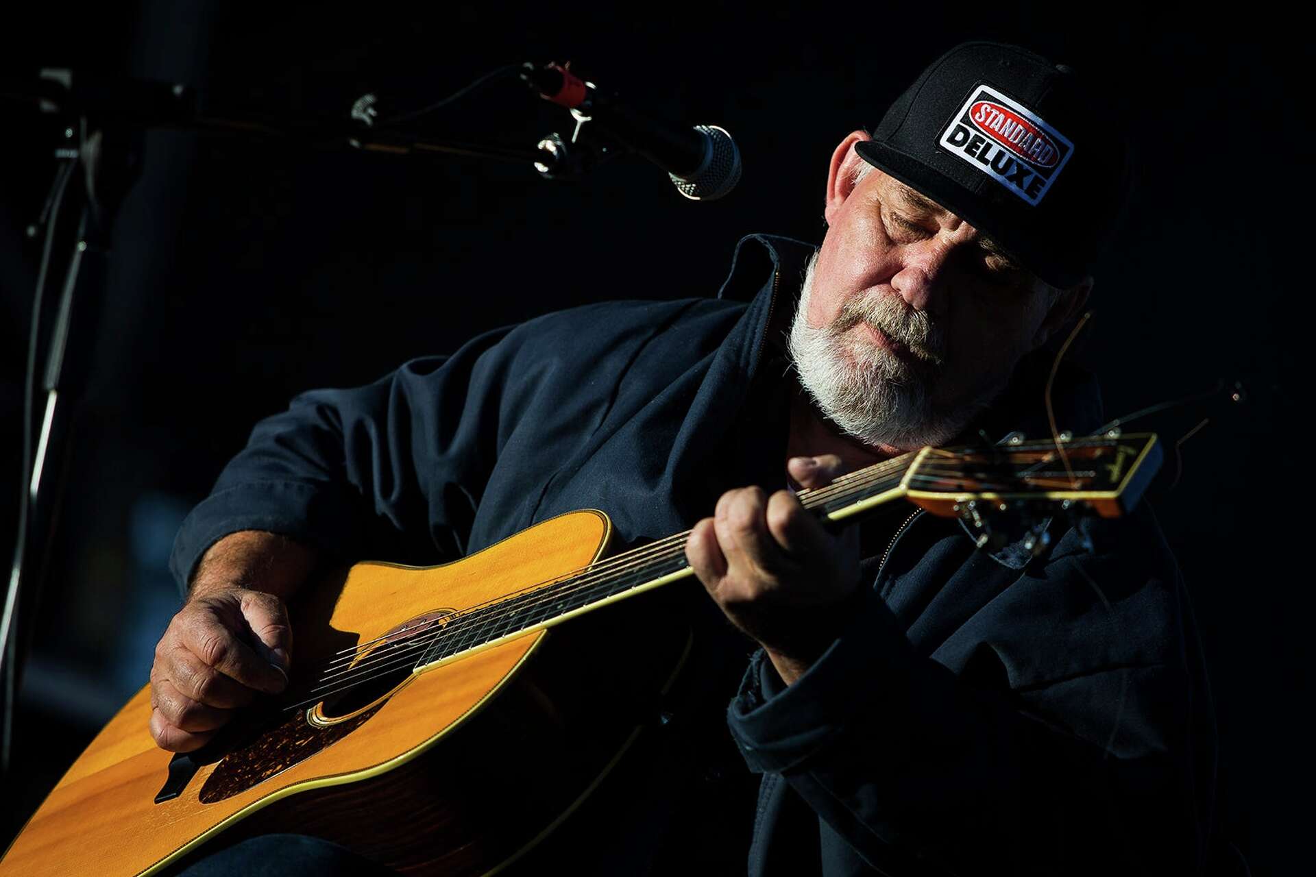 Austin singer-songwriter, Jon Dee Graham, dead at 67