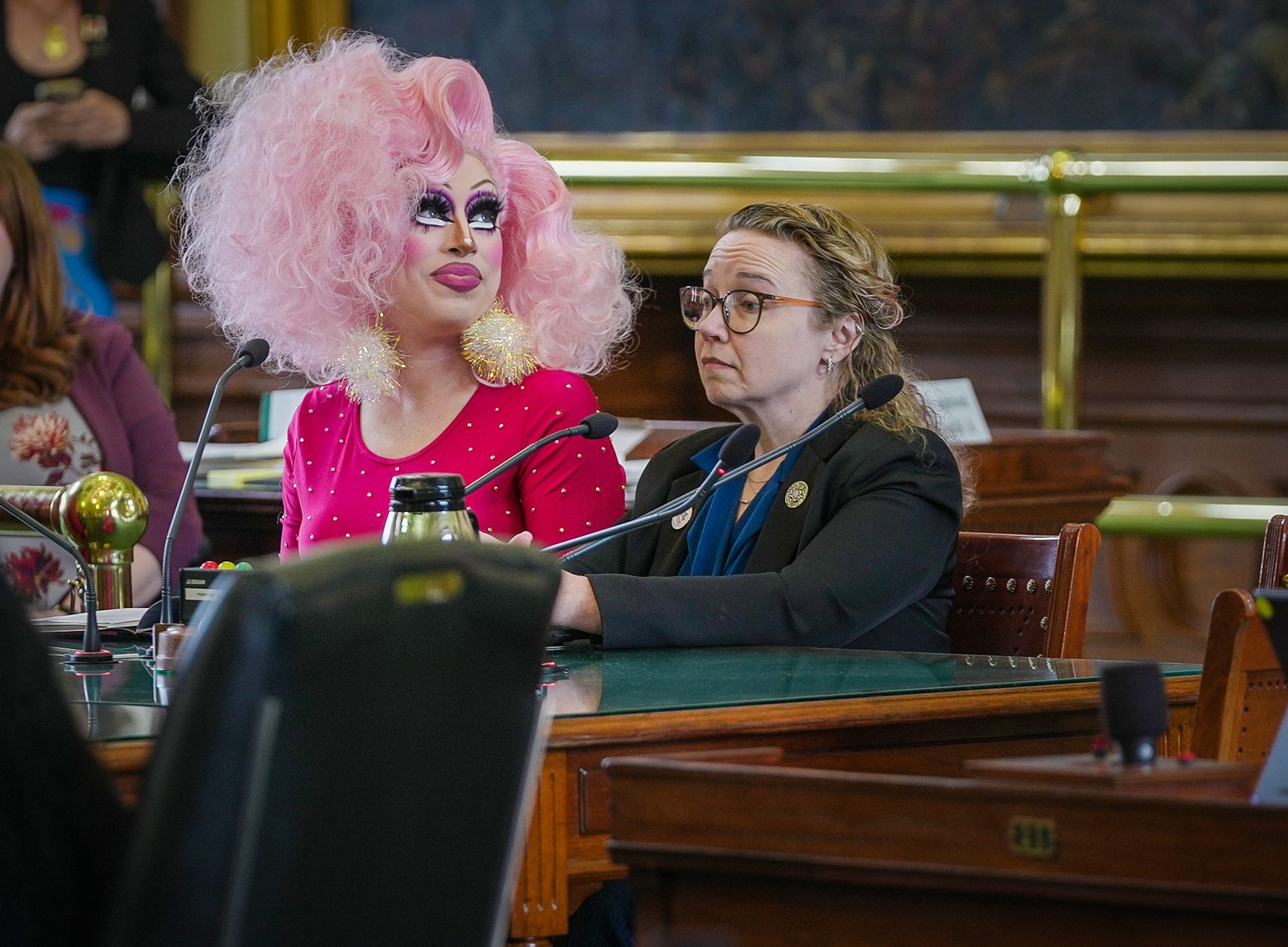 Texas drag queen receives one-of-a-kind guitar from Dolly Parton