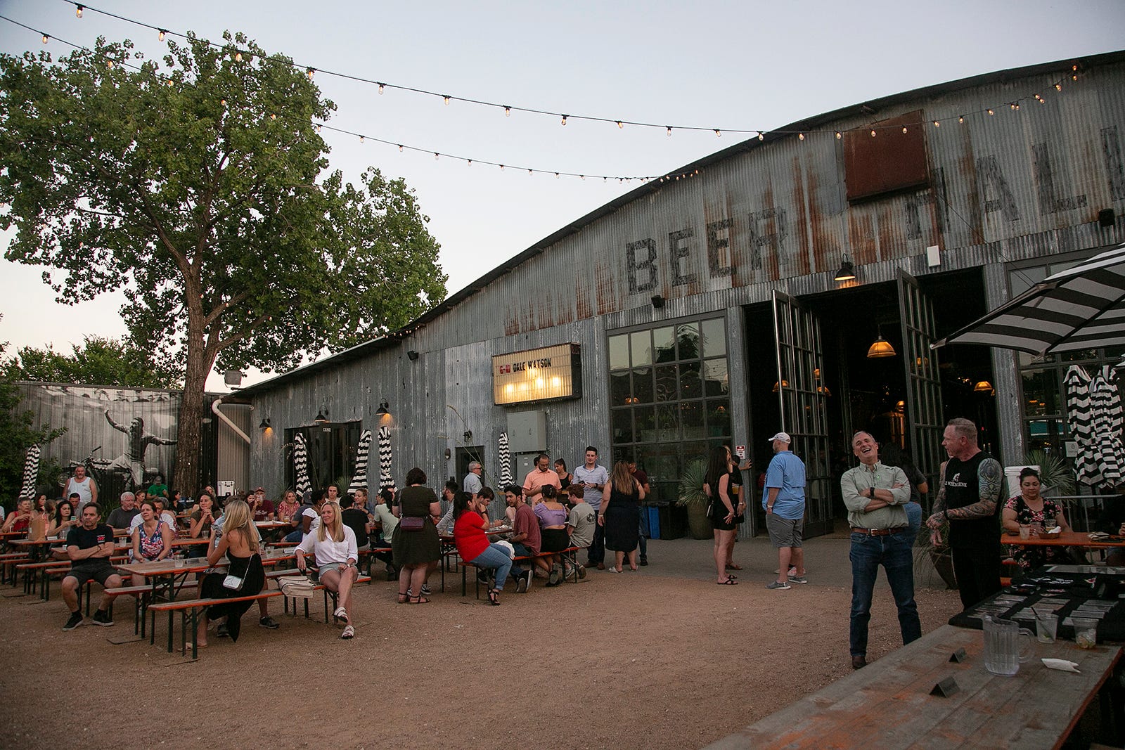 Skipping DKR? Best bars and patios to watch Texas football in Austin
