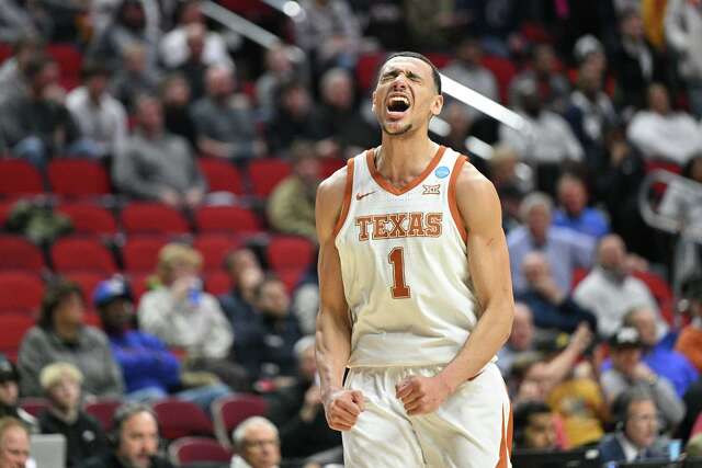 Dylan Disu, Texas men edge Penn State to reach Sweet 16 in NCAAs