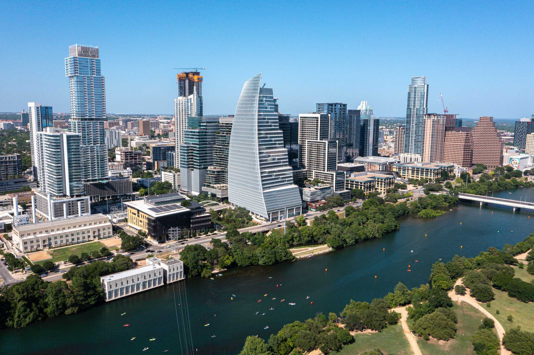 Cousins Properties to acquire sail-shaped building in downtown Austin ...