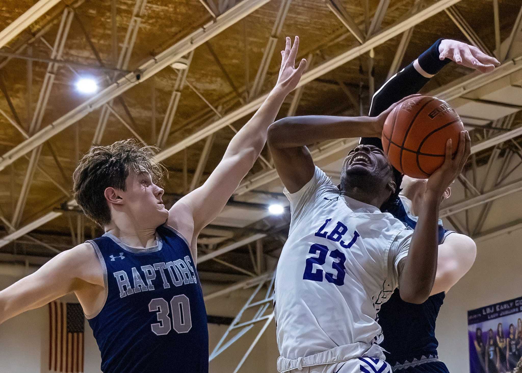 LBJ’s athleticism helped the Jaguars roll to a win over LASA