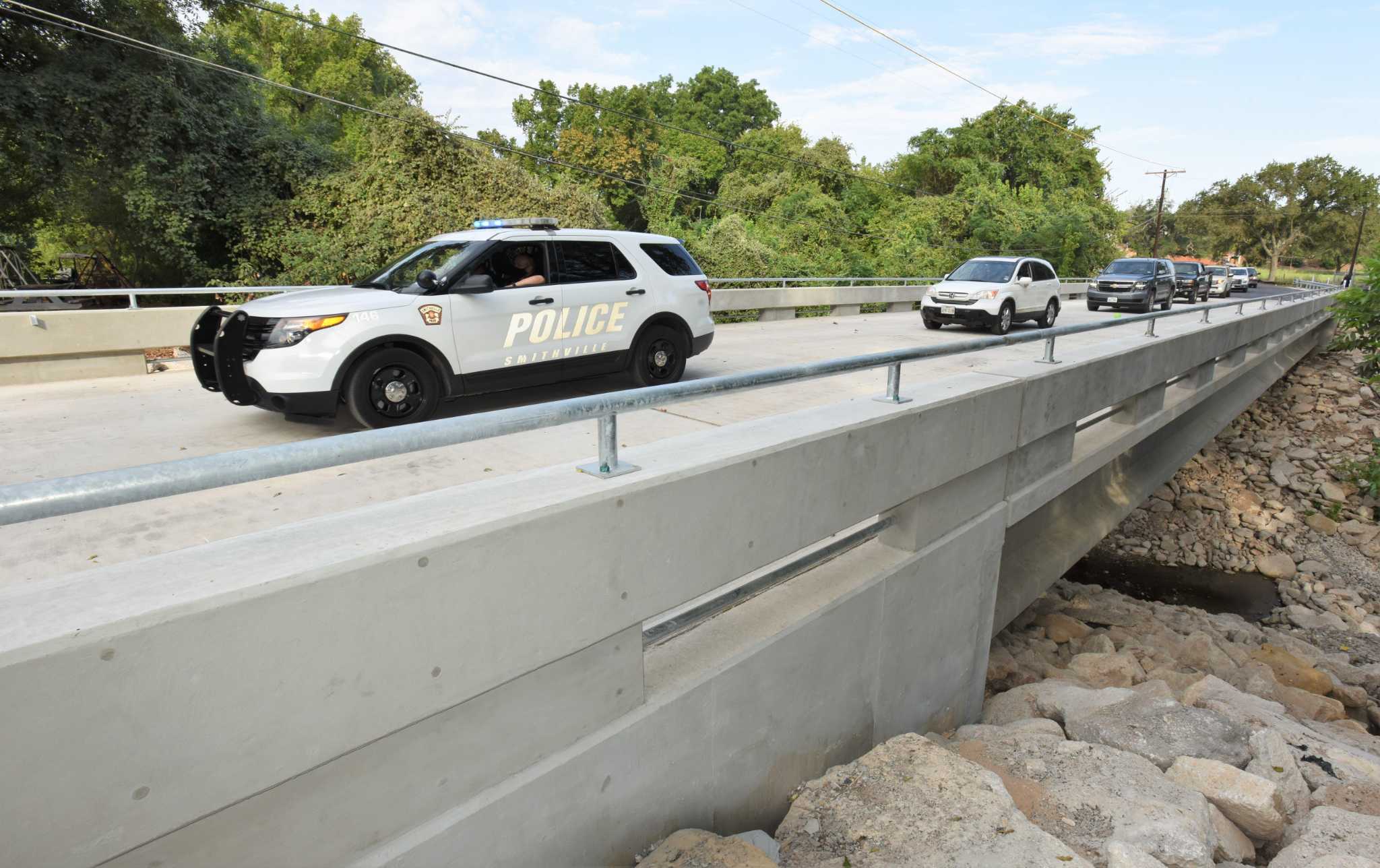 New Smithville bridge reopens route for subdivision