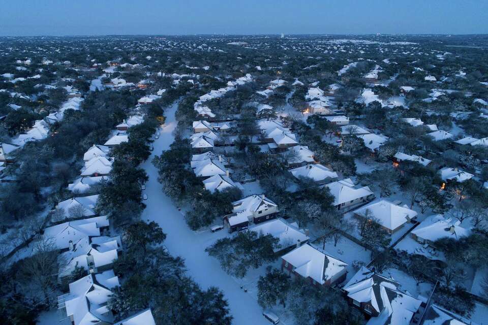See stunning images of winter freezes in Austin since 2021