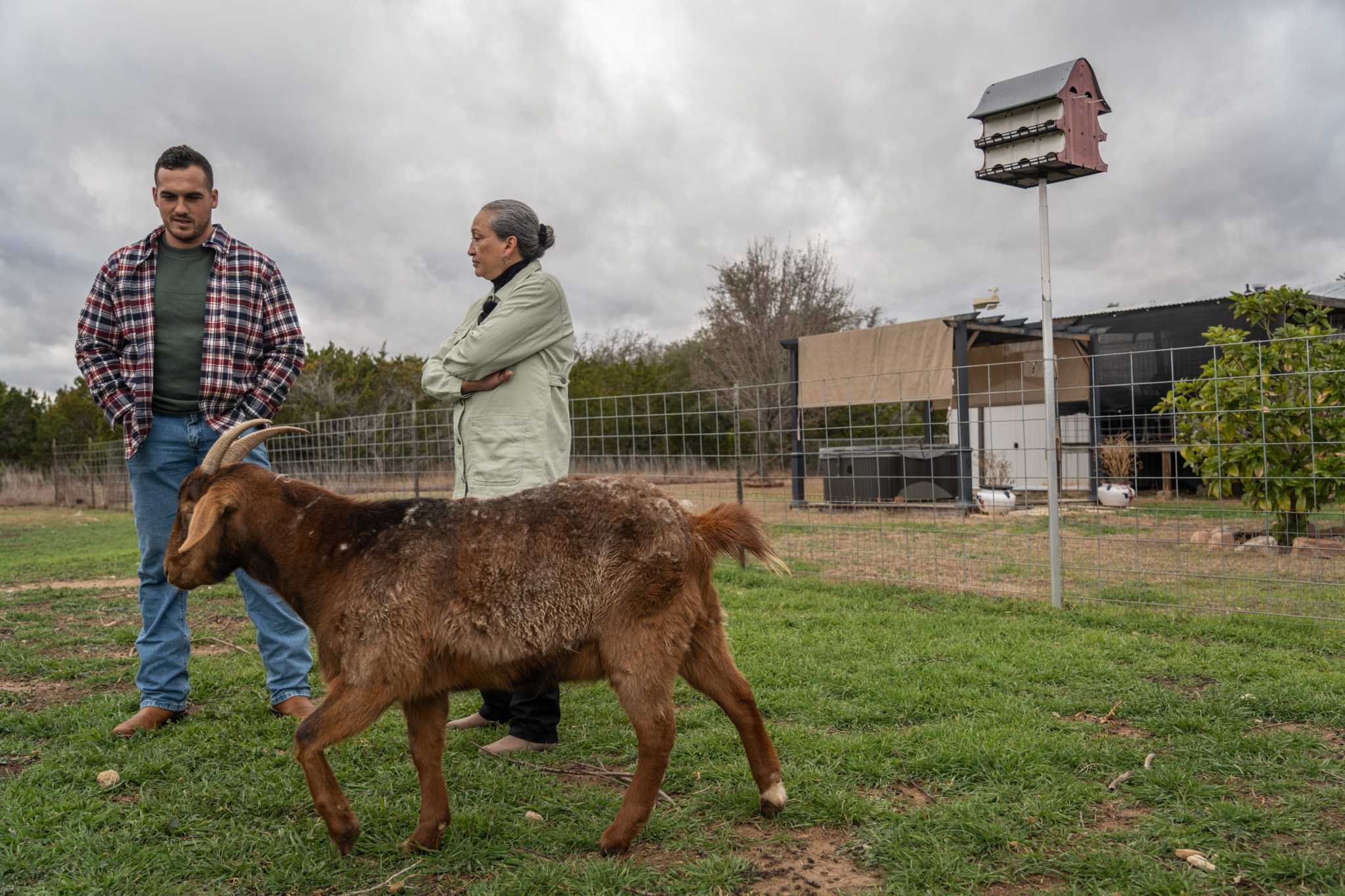 Exonerated Greg Kelley buys mom a home in Liberty Hill to repay her for ...