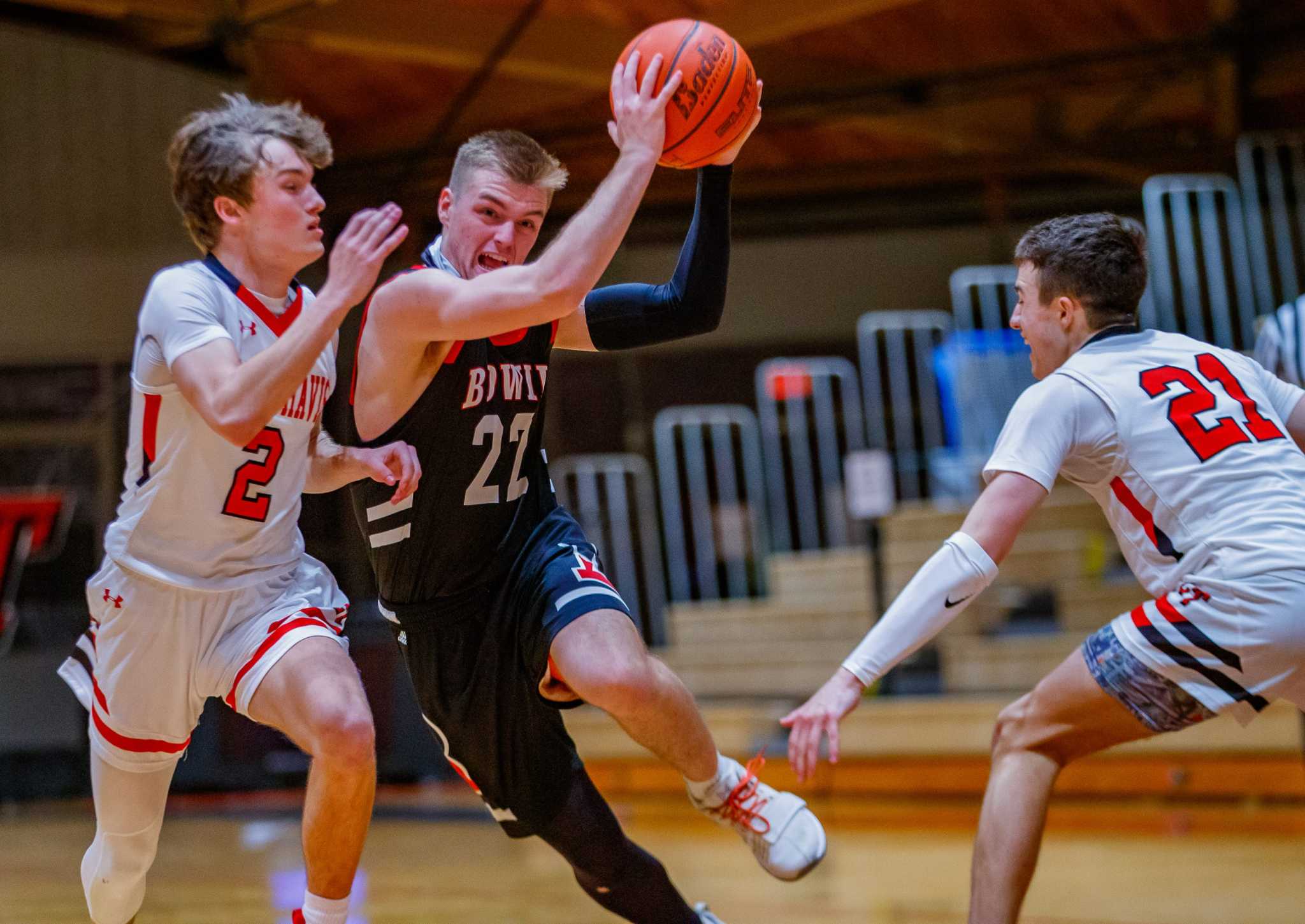 Coleton Benson puts on show as Bowie boys race past Lake Travis