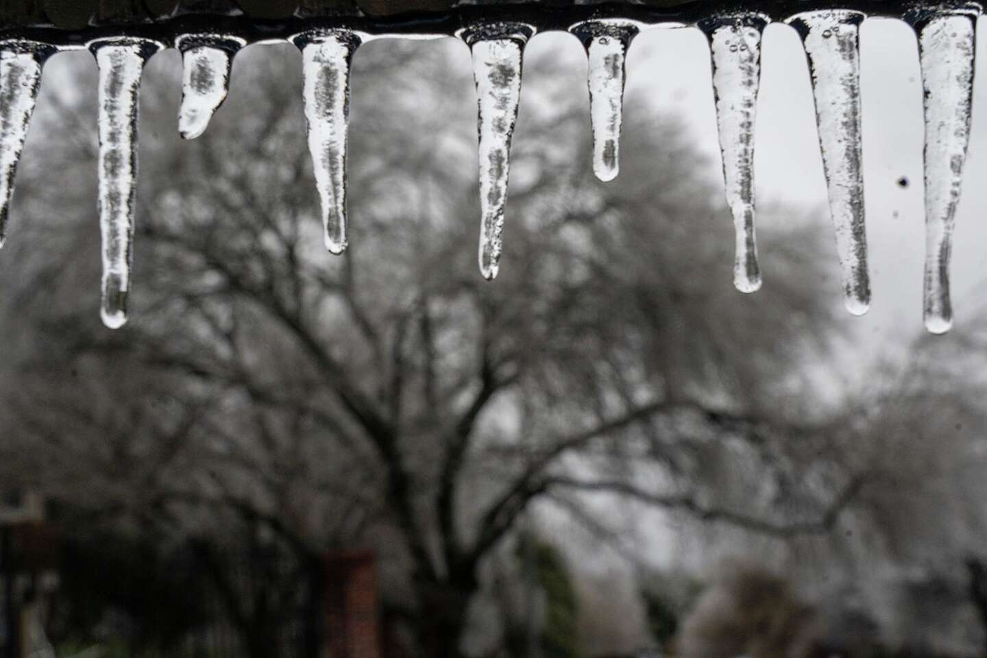 When to drip faucets in Texas during freezing winter weather