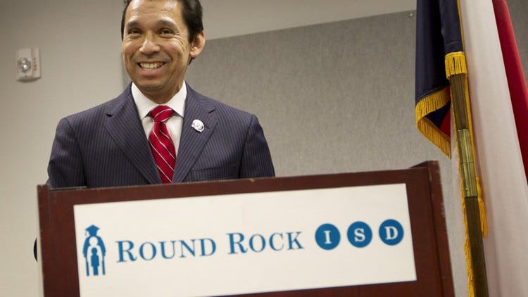 Round Rock school district superintendent announces retirement