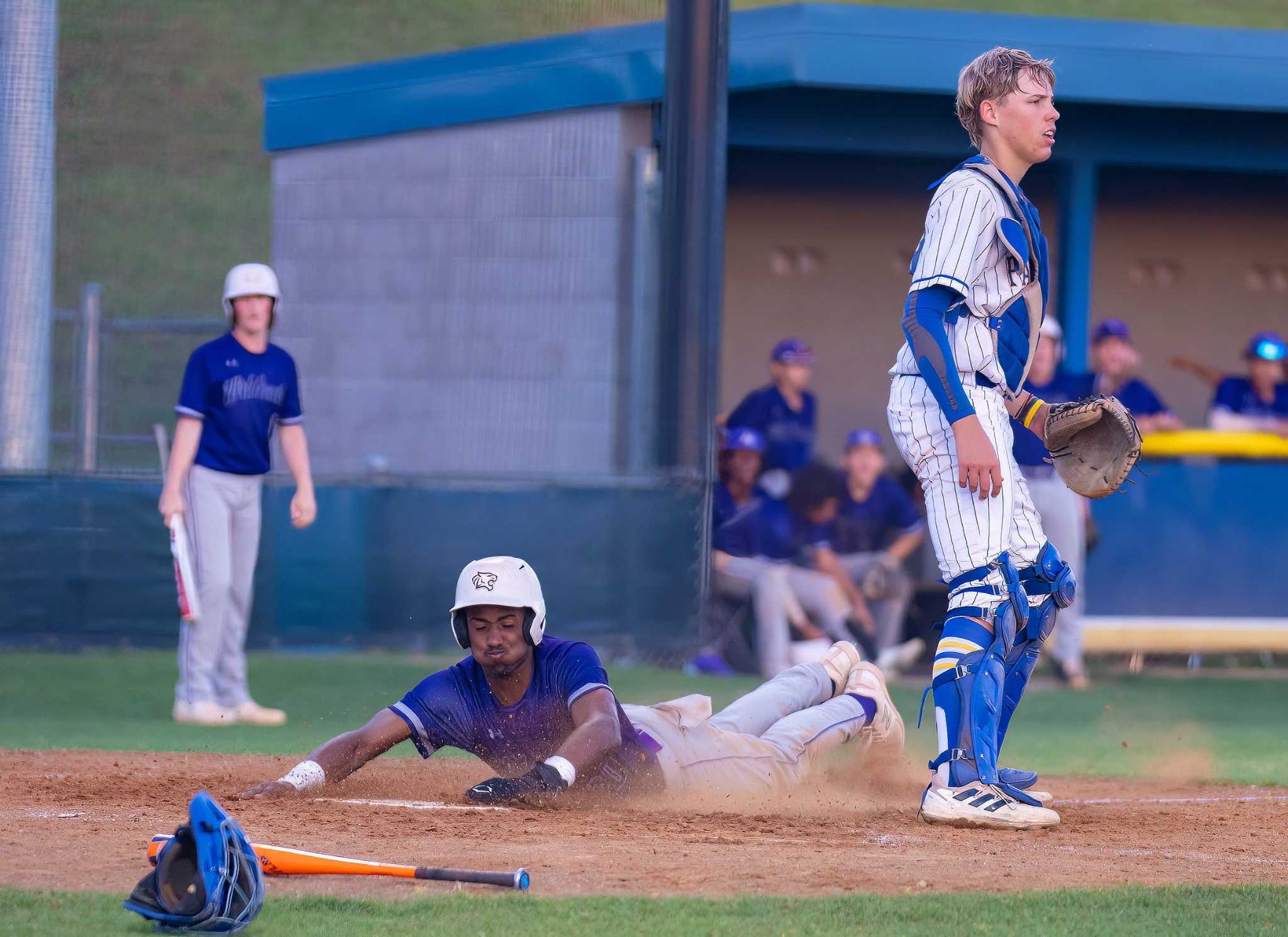 Elgin baseball slips past Pflugerville, takes sole hold of second