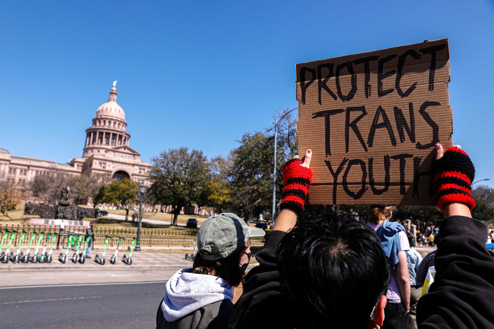 Report: LGBTQ UT students feel unsafe, endorse removal of Greek Life ...