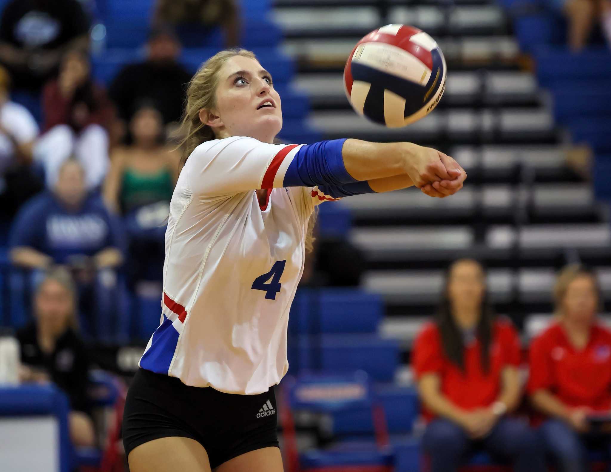 Leander volleyball defeats Hendrickson as other Austin-area teams play