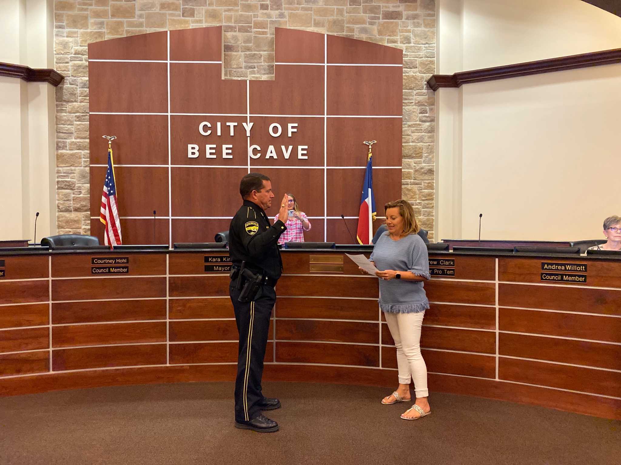 Bee Cave swears in former Austin commander as new police chief