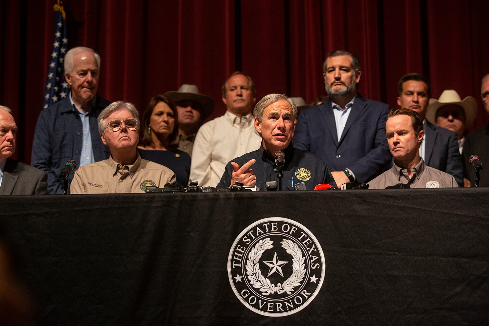Who is Uvalde Mayor Don McLaughlin, the politician who yelled at Beto O ...