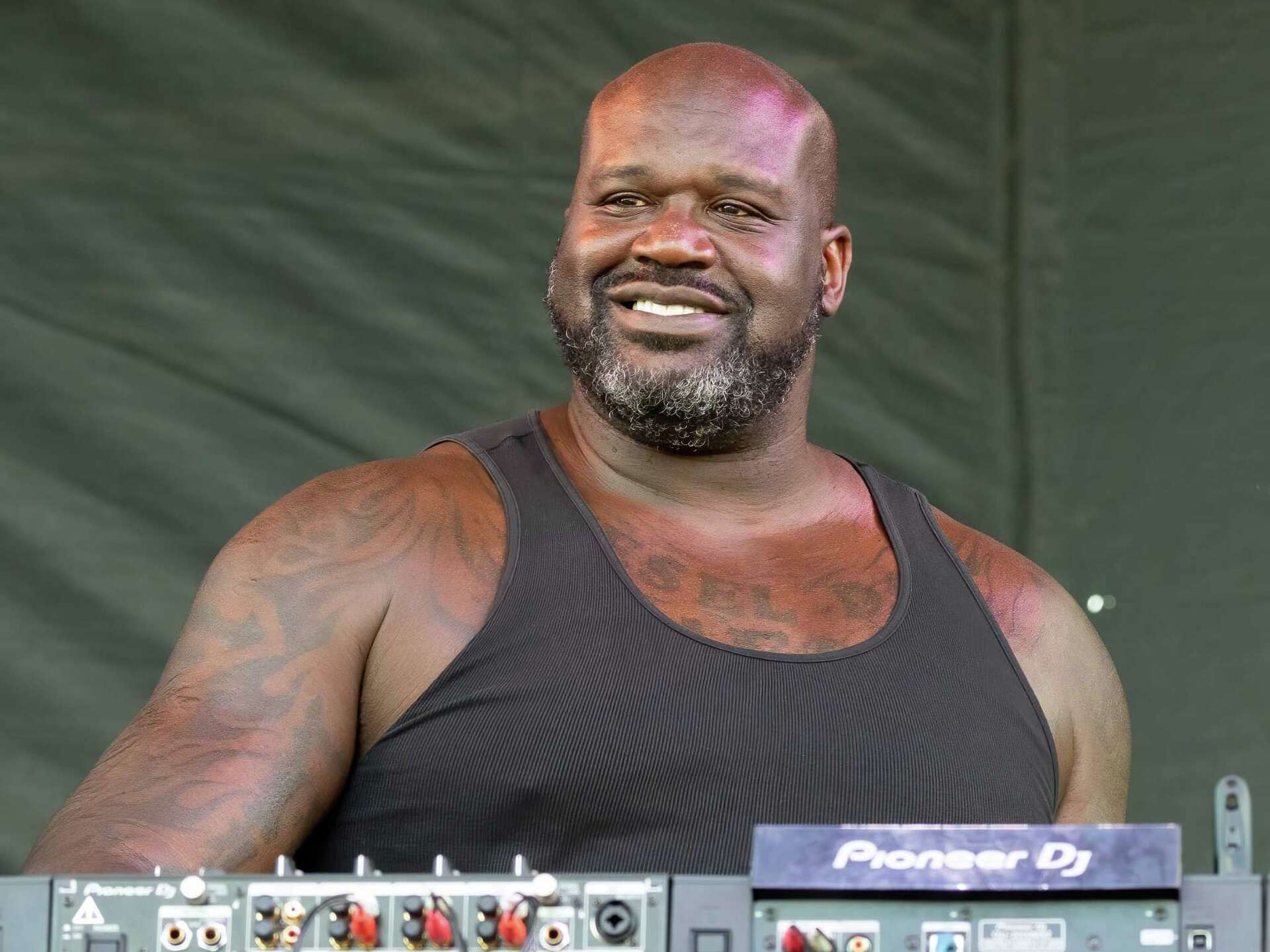 Shaquille O'Neal returns for another DJ Diesel set at U.S. Grand Prix