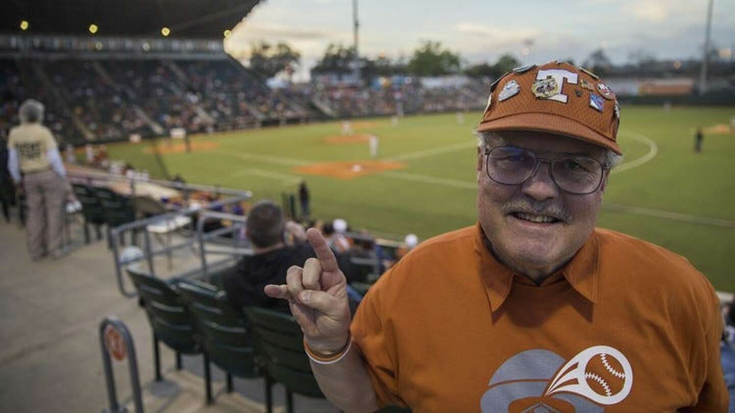 Texas Longhorns: UT superfan Scott Wilson dies at age 74