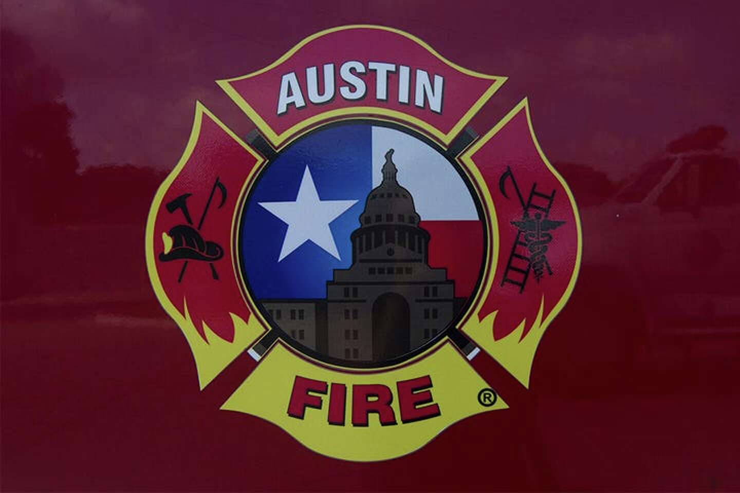 Austin apartment fire: No injuries reported, large blaze contained
