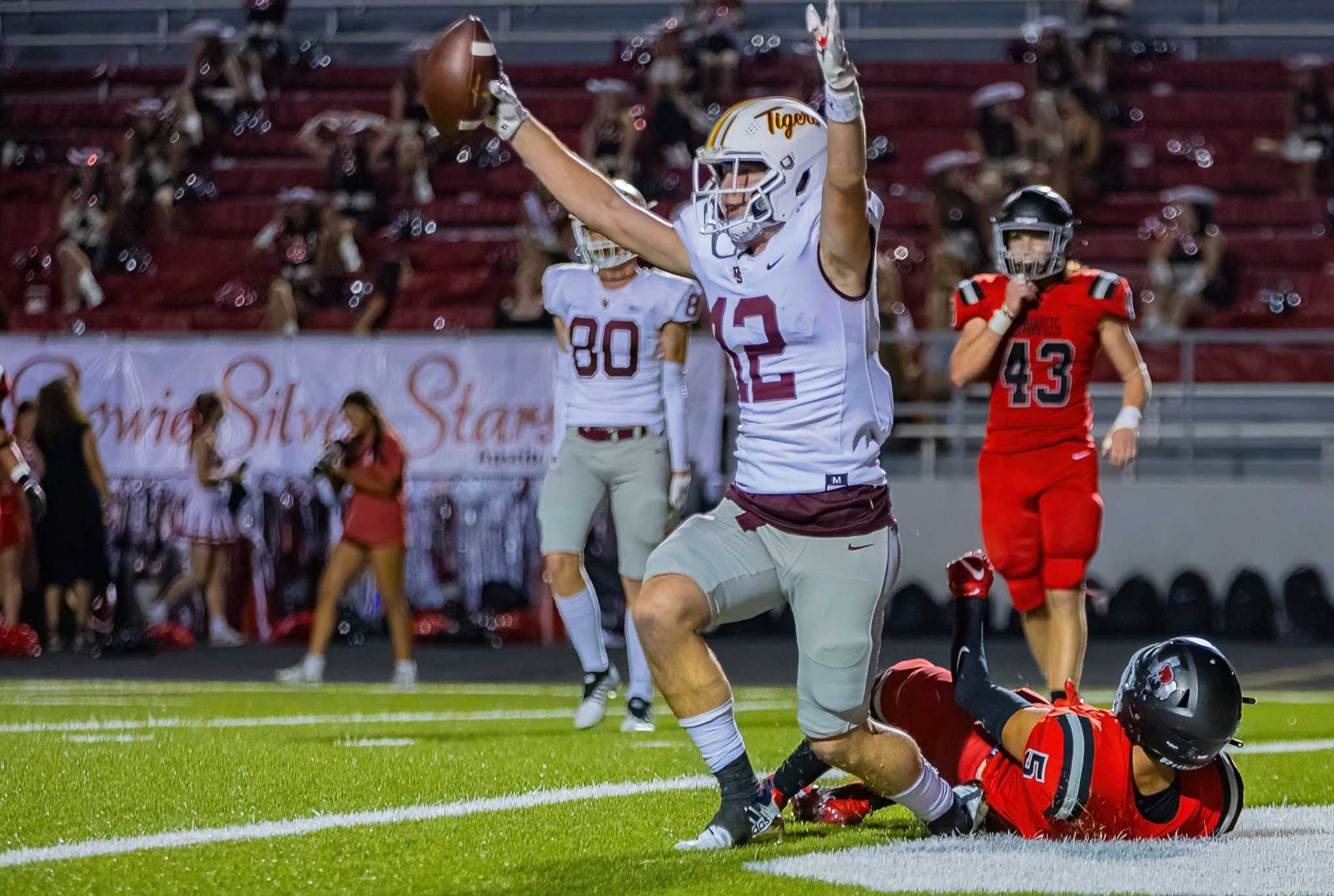 Dripping Springs whips Bowie, makes case as area's best football team