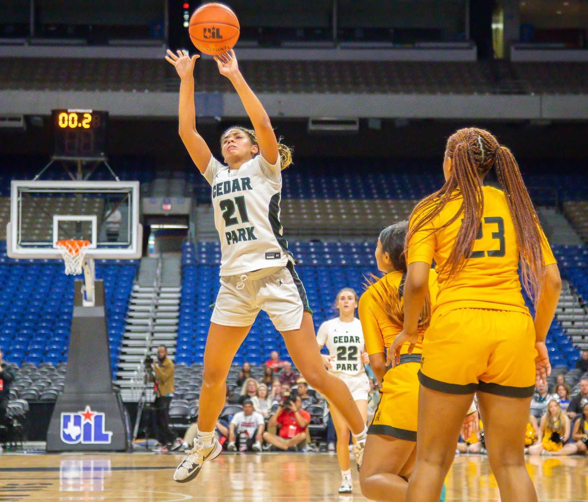 Cedar Park guard Gisella Maul leads Austin-area girls basketball team