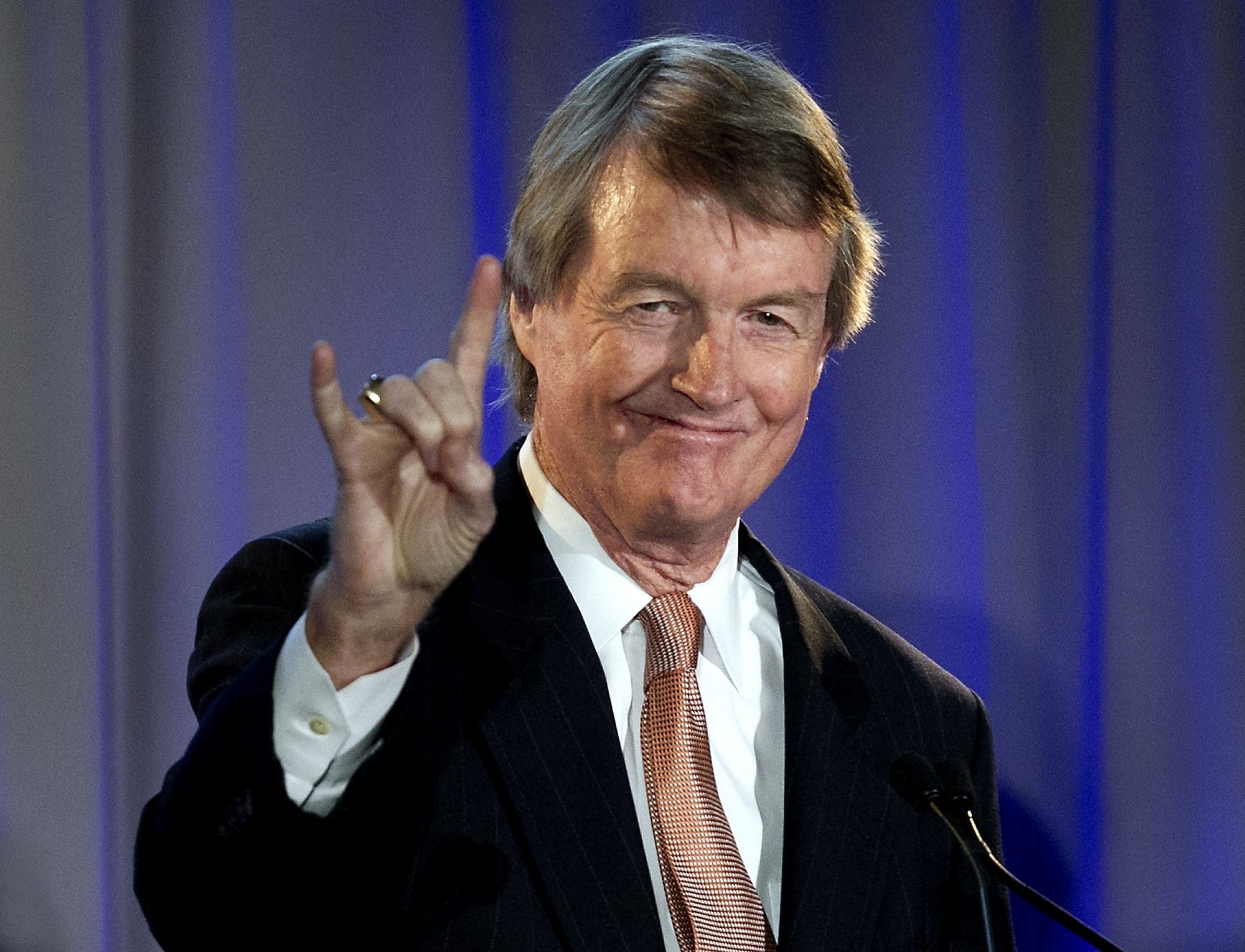 UT president for nearly a decade dies at 72