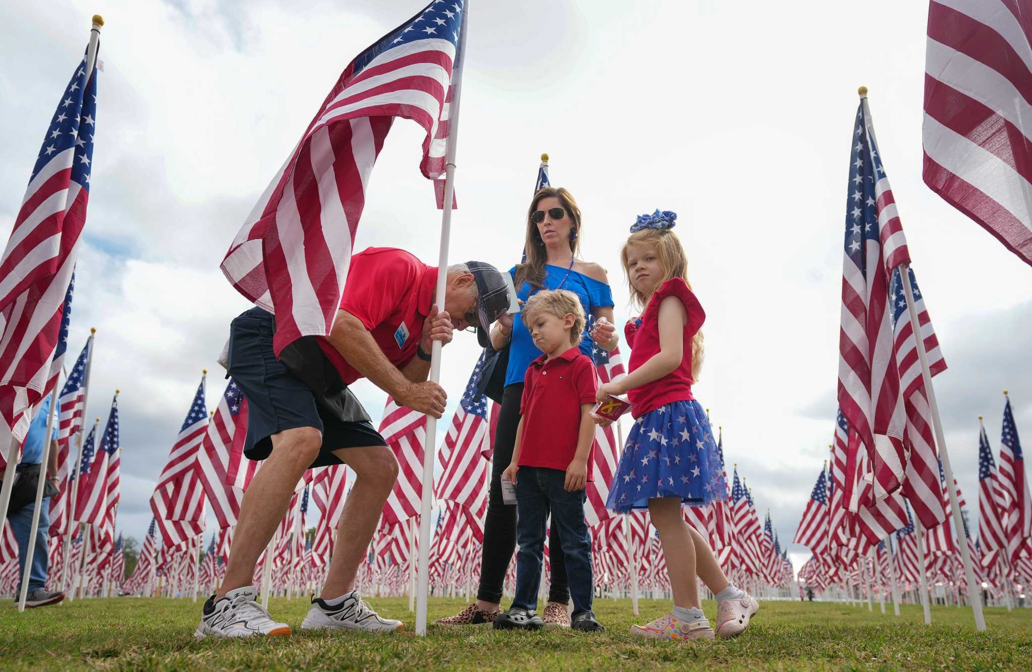 Veterans, first responders honored with flags in Georgetown, Texas