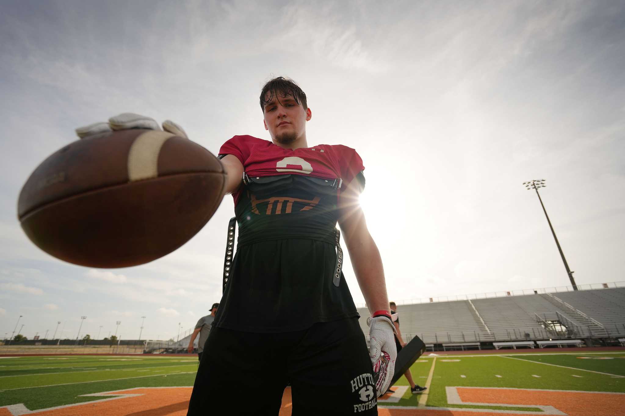 Players, games to watch, predictions for Austin high school football