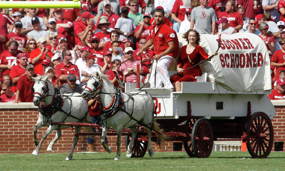 12 top college football traditions