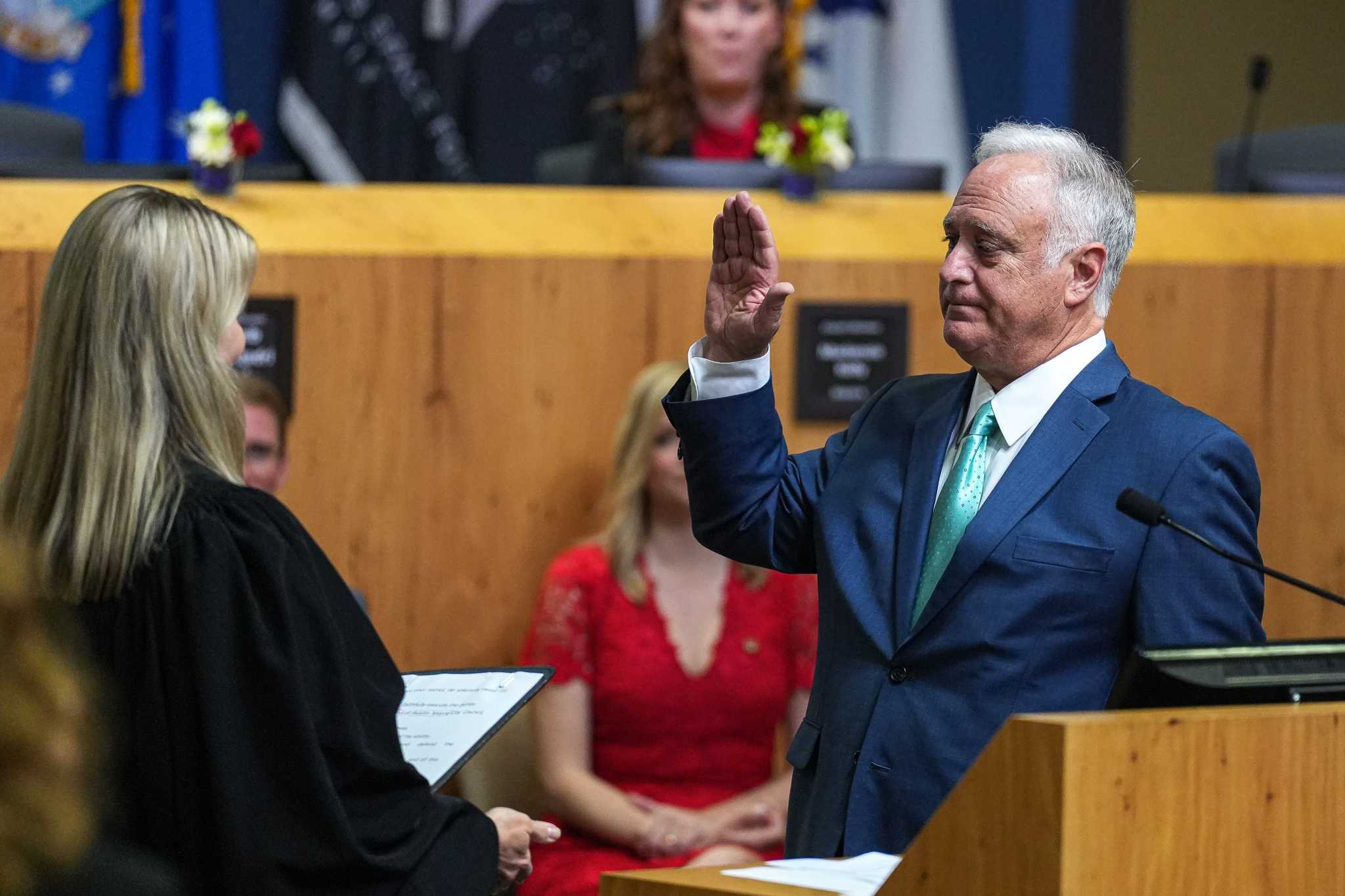 'The work must begin': Key takeaways as Austin swears in new mayor, council