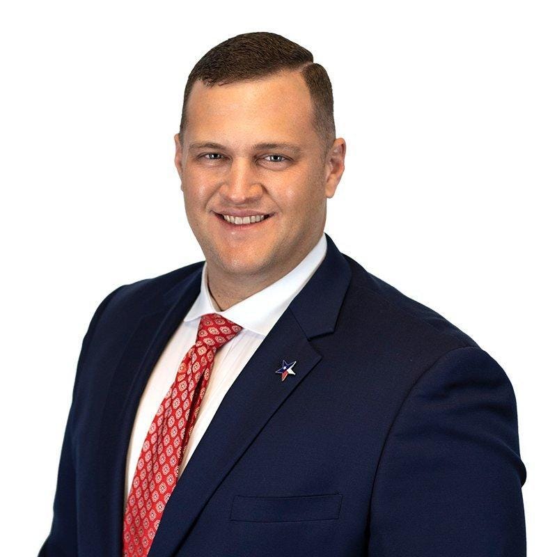 Texas Senate narrowly confirms formerly indicted Austin cop to police ...