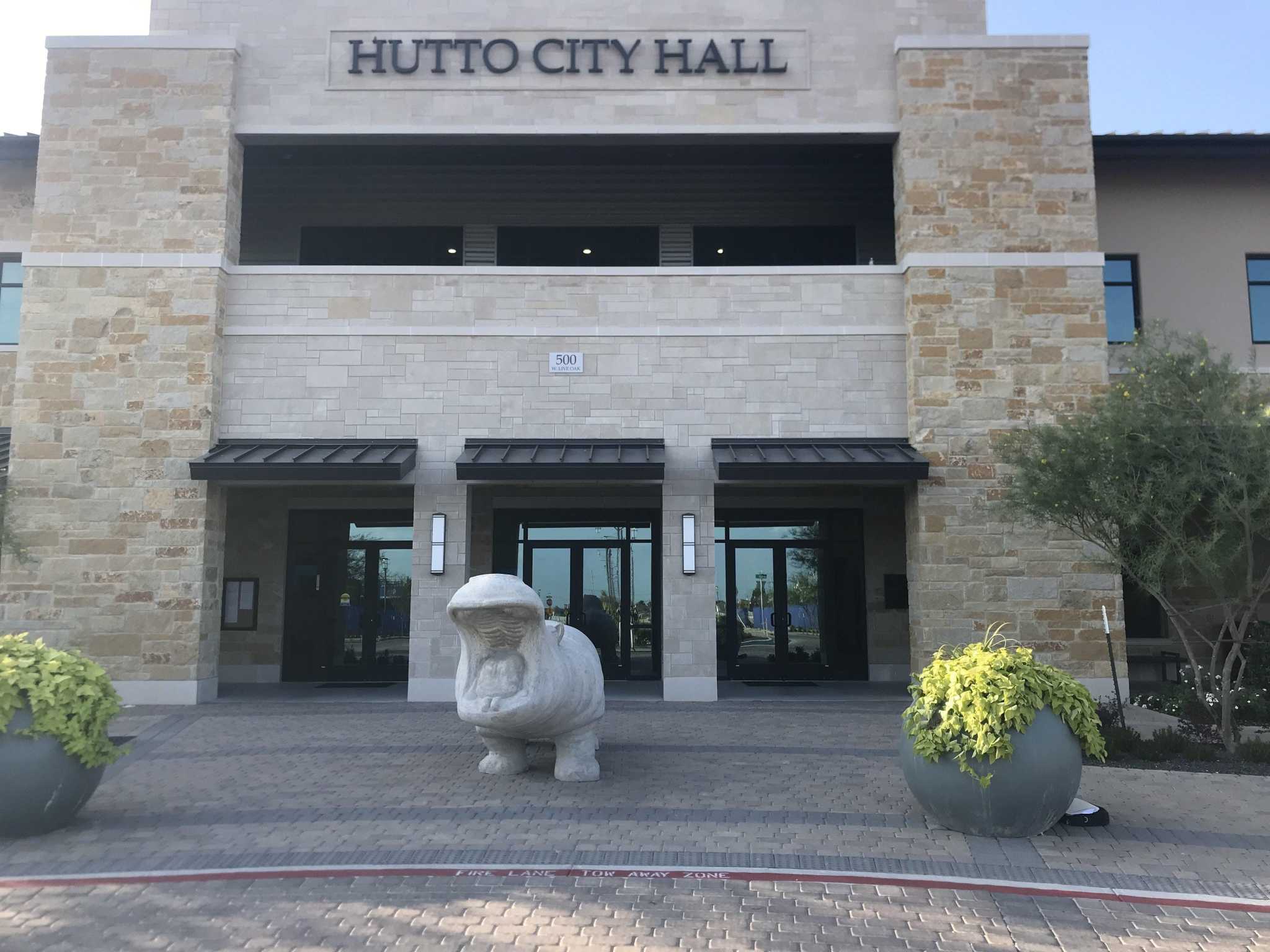 Hutto to reopen City Hall on Oct. 1; library and utility billing ...