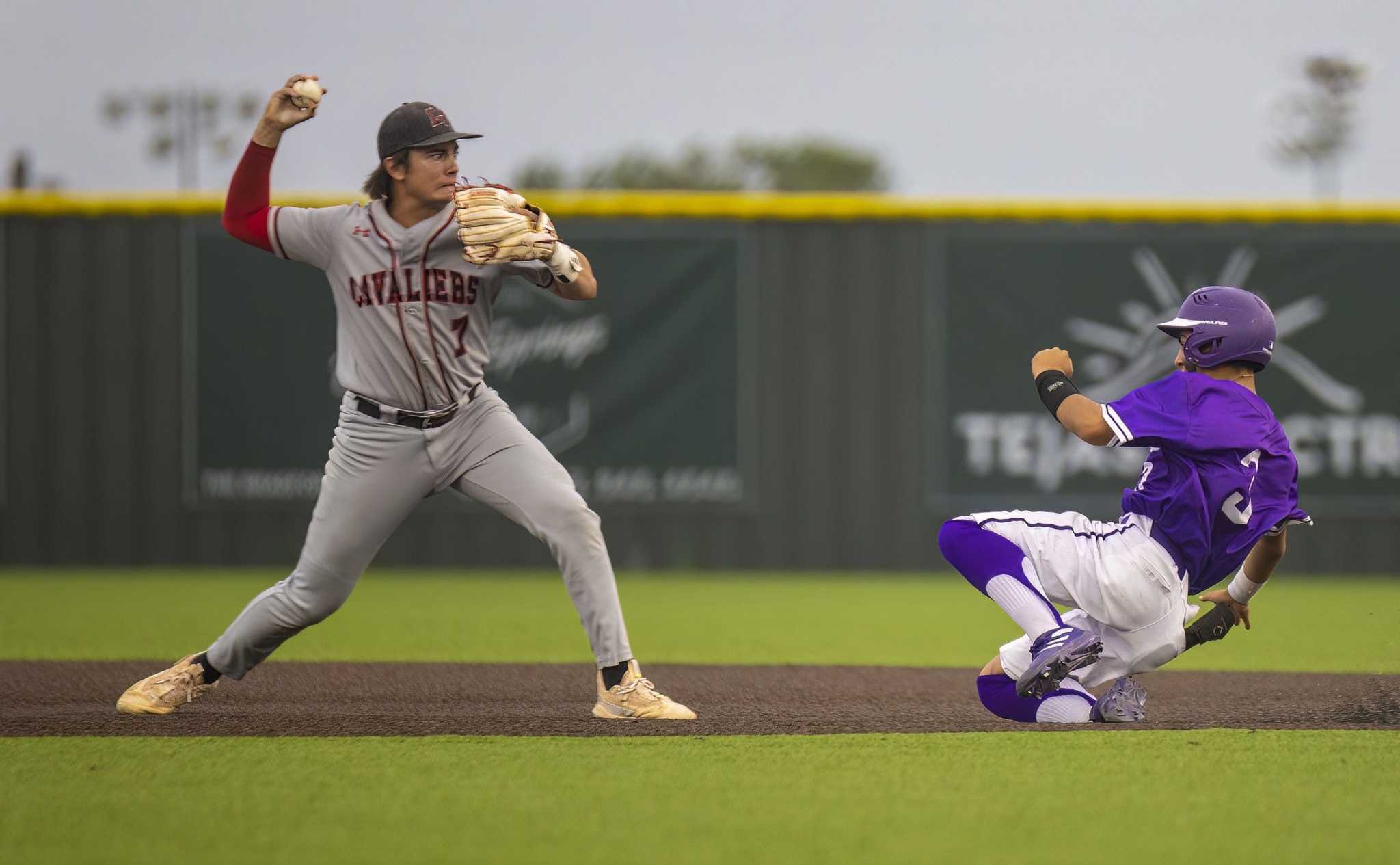 Central Texas baseball teams advance to regional quarterfinals