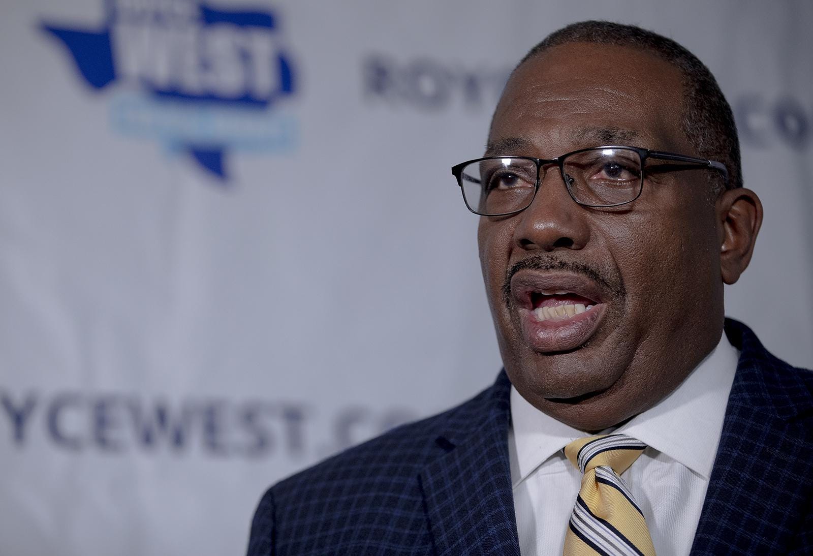 Have two Black Texas senators never served on same committee?