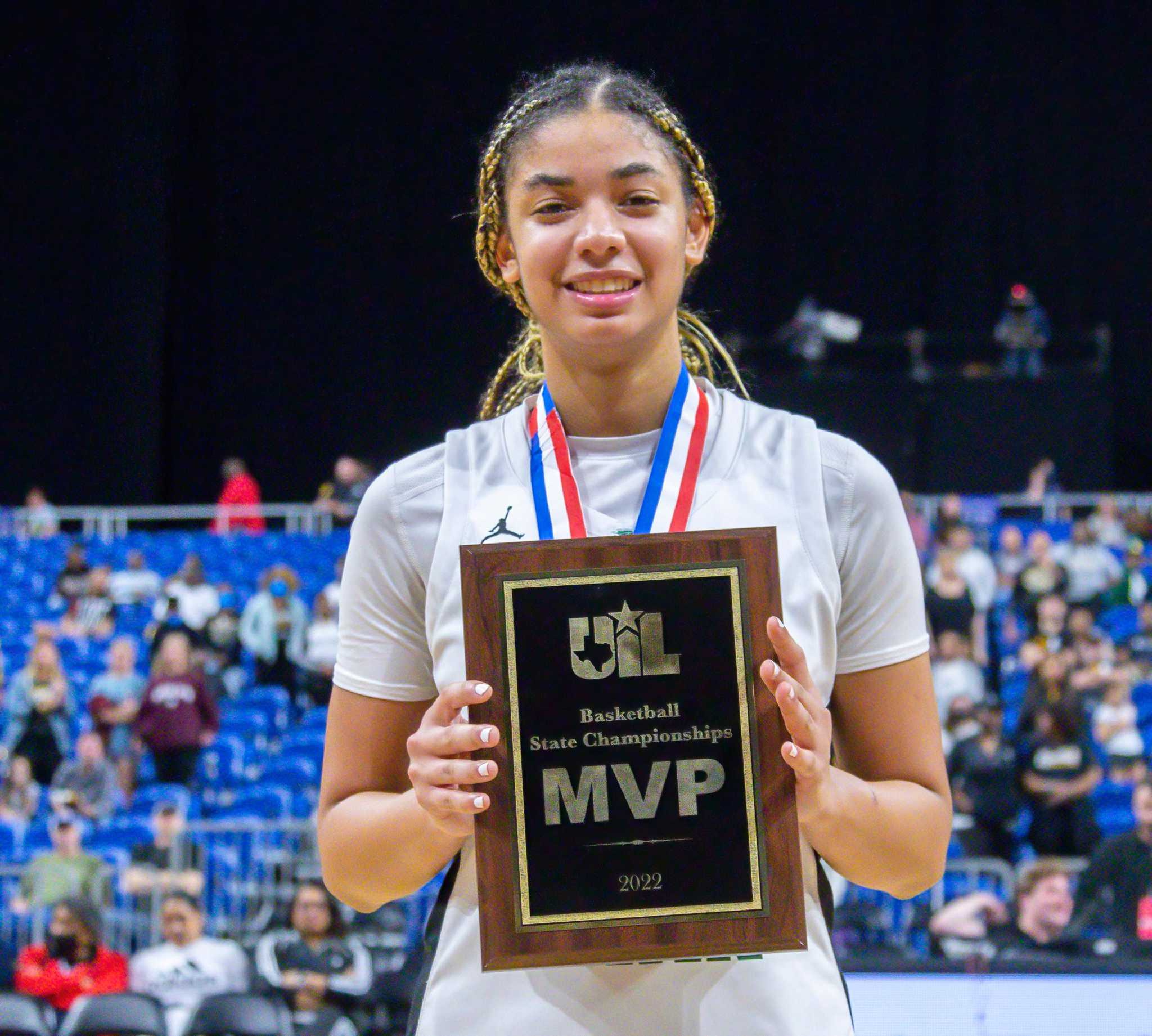 Cedar Park's Gisella Maul earns basketball player of the year award