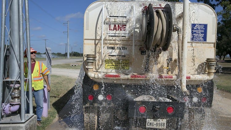 A new watering hole: Austin Water opens third reclaimed fill station