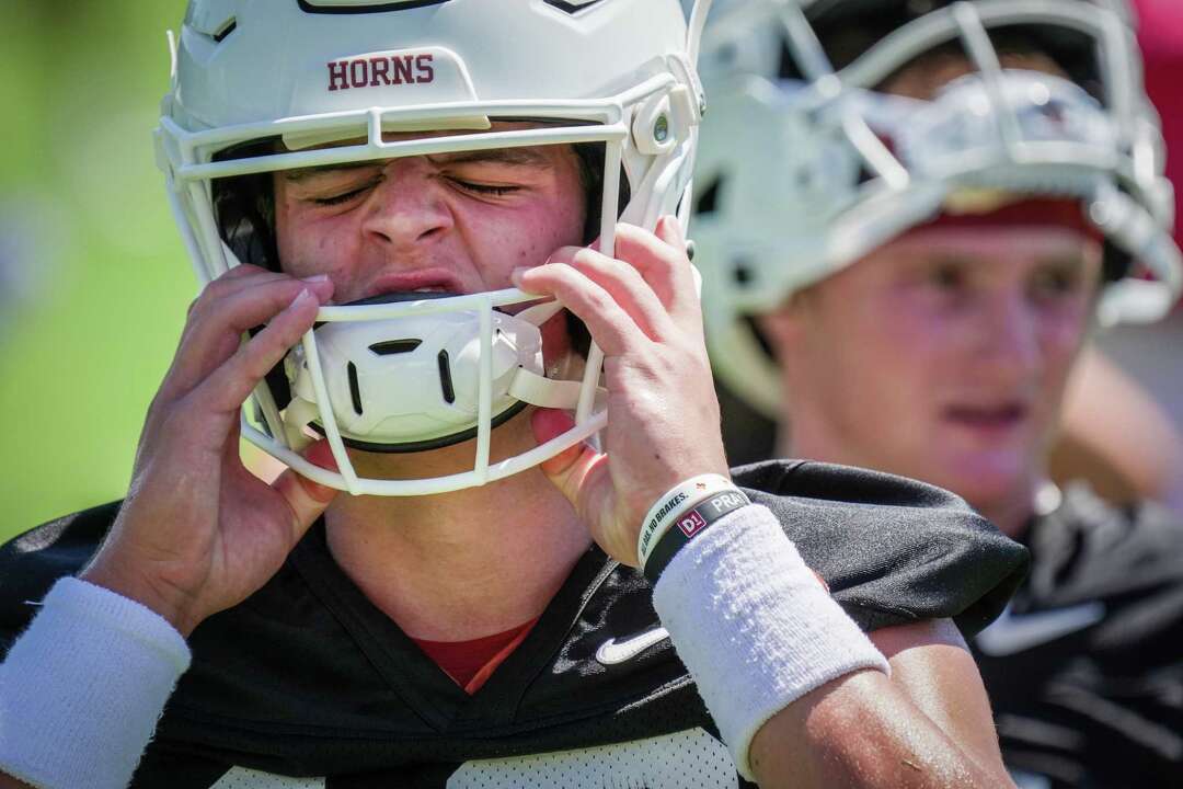 Texas football: How Arch Manning is learning from Matthew McConaughey