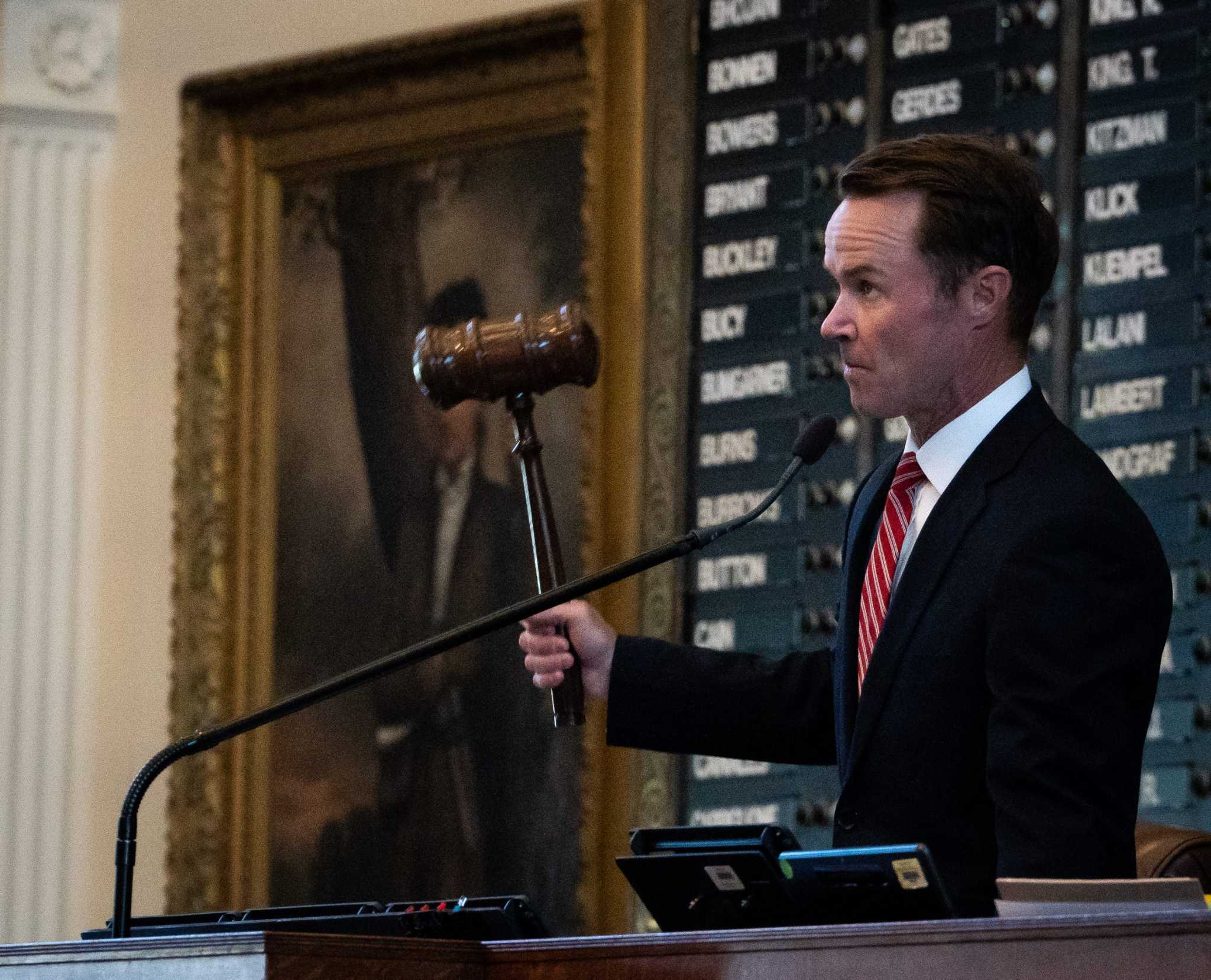 Texas Republicans: Dade Phelan, Dan Patrick feud; GOP seeks new House chief