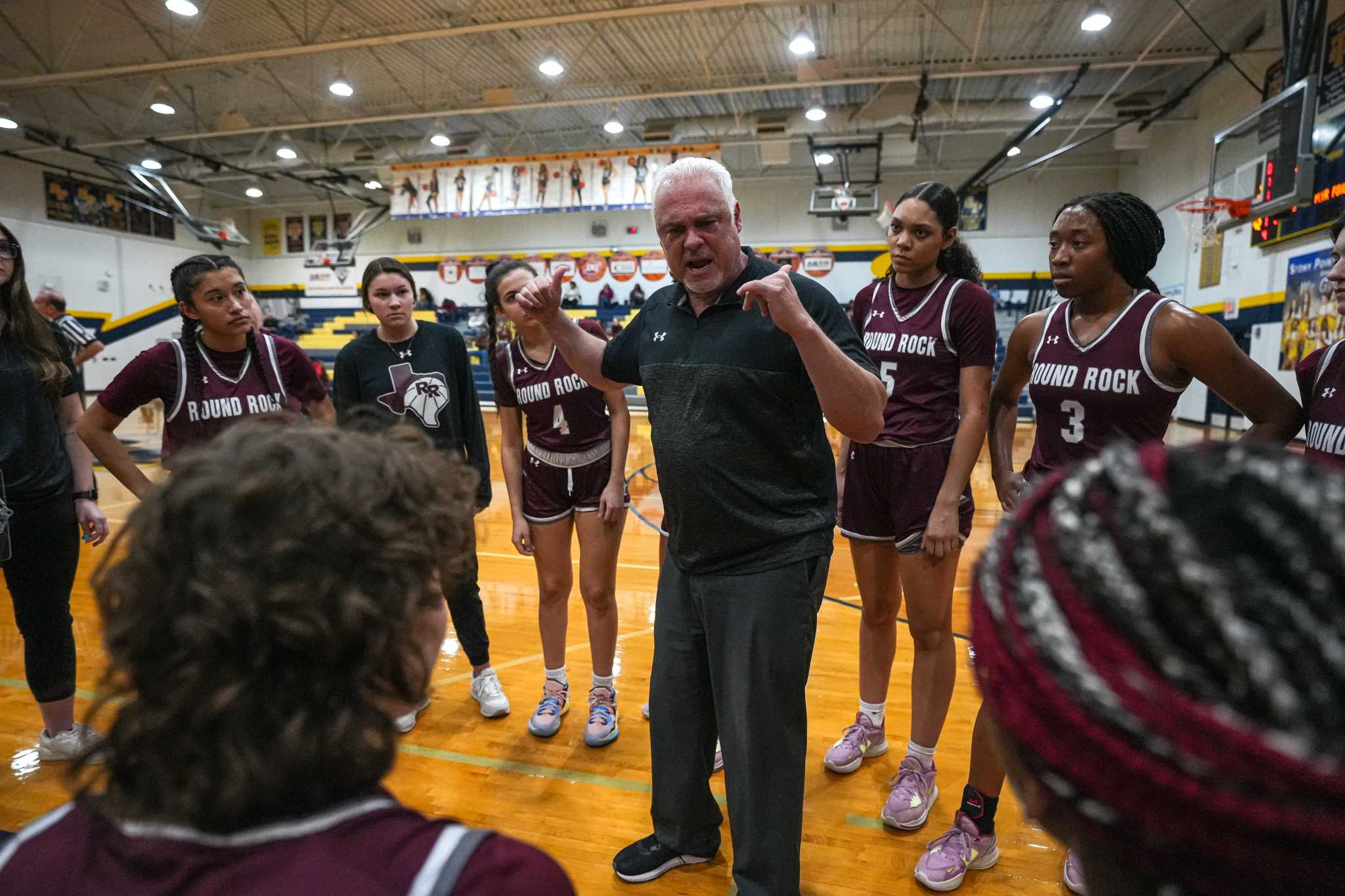 Stony Point holds off Round Rock in 41-35 home win in girls basketball