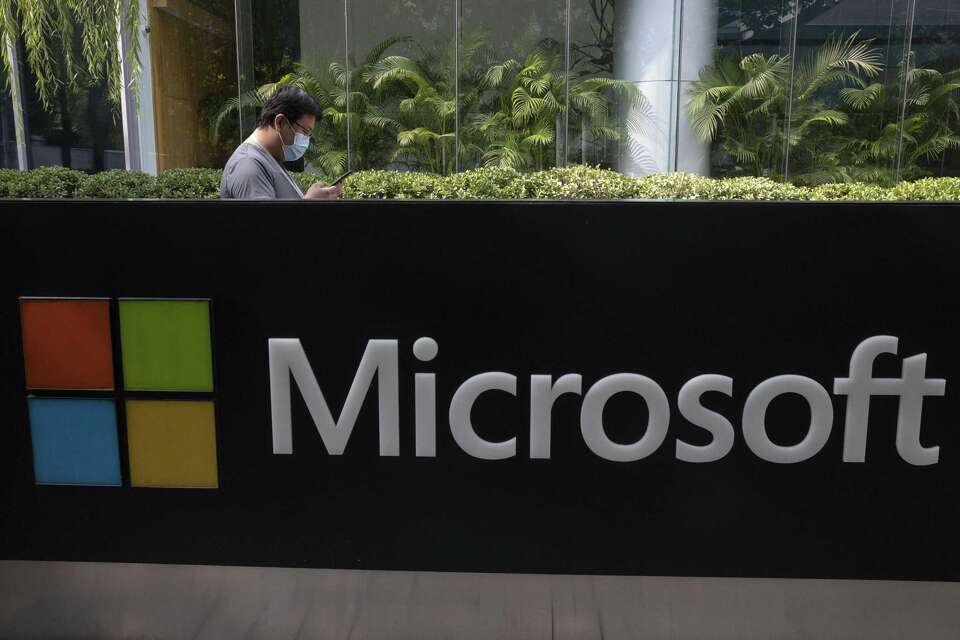 Microsoft outages right now: Thousands report issues with Outlook, 365