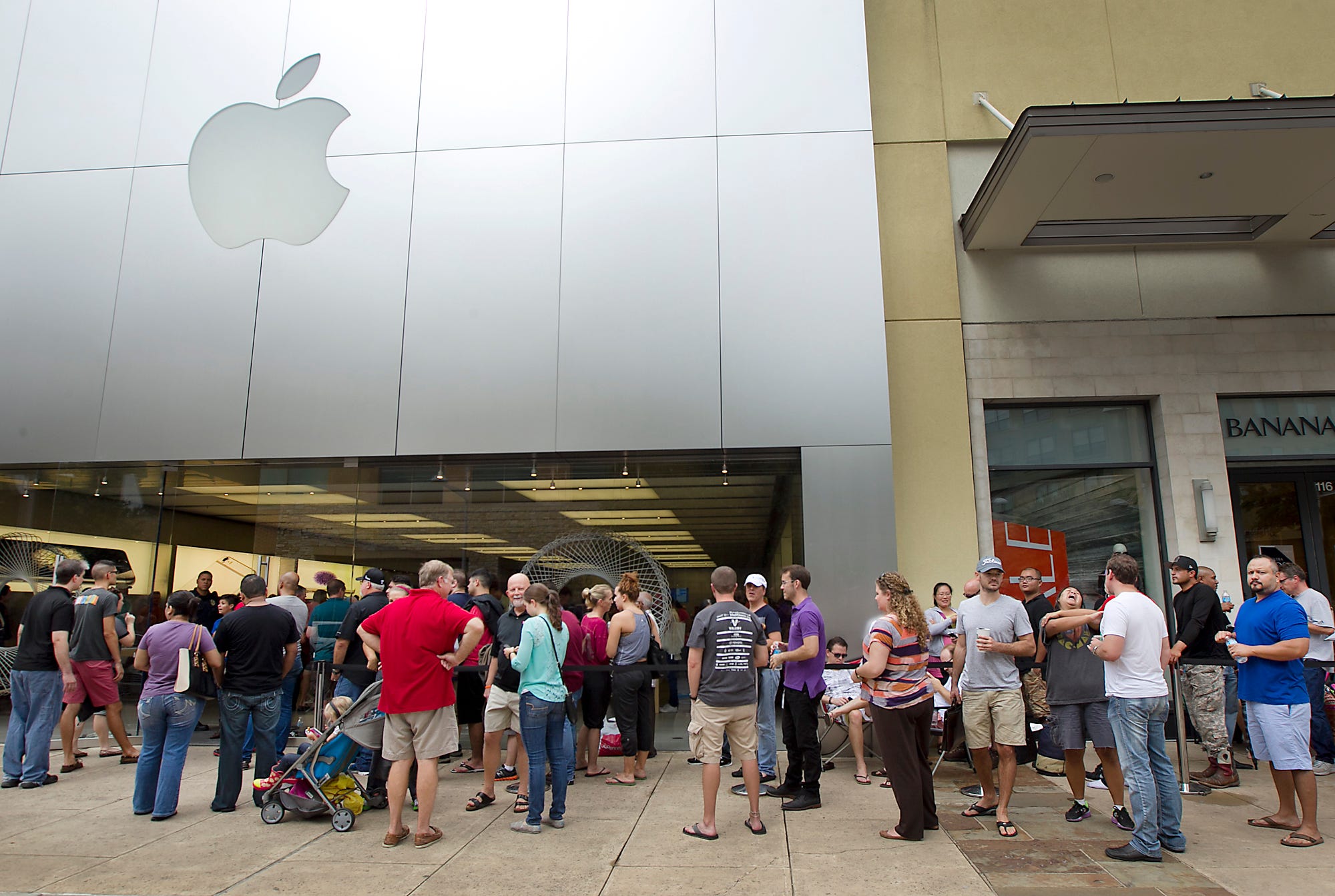 Apple temporarily closing Austin stores