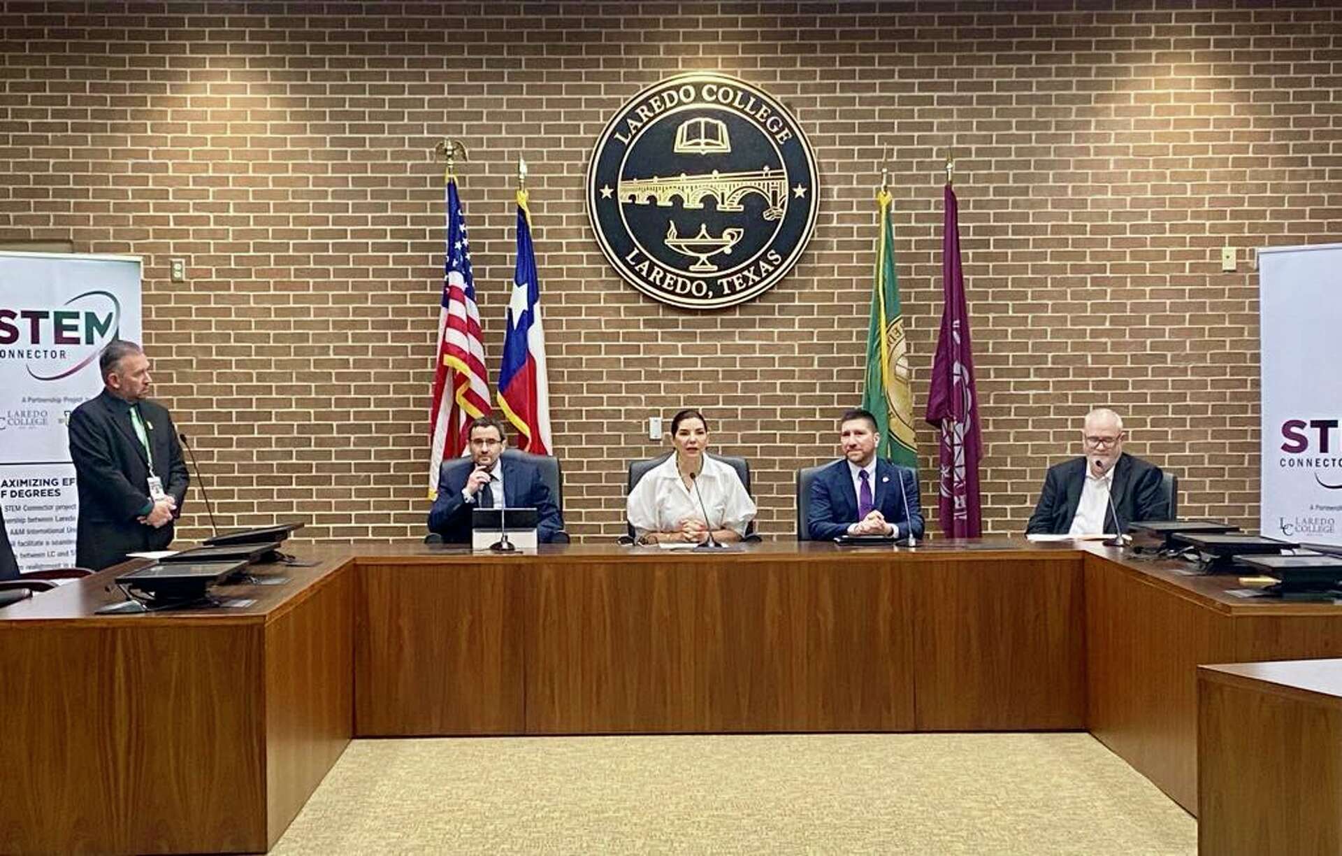 Laredo College, TAMIU offer $124K in STEM scholarships for engineers