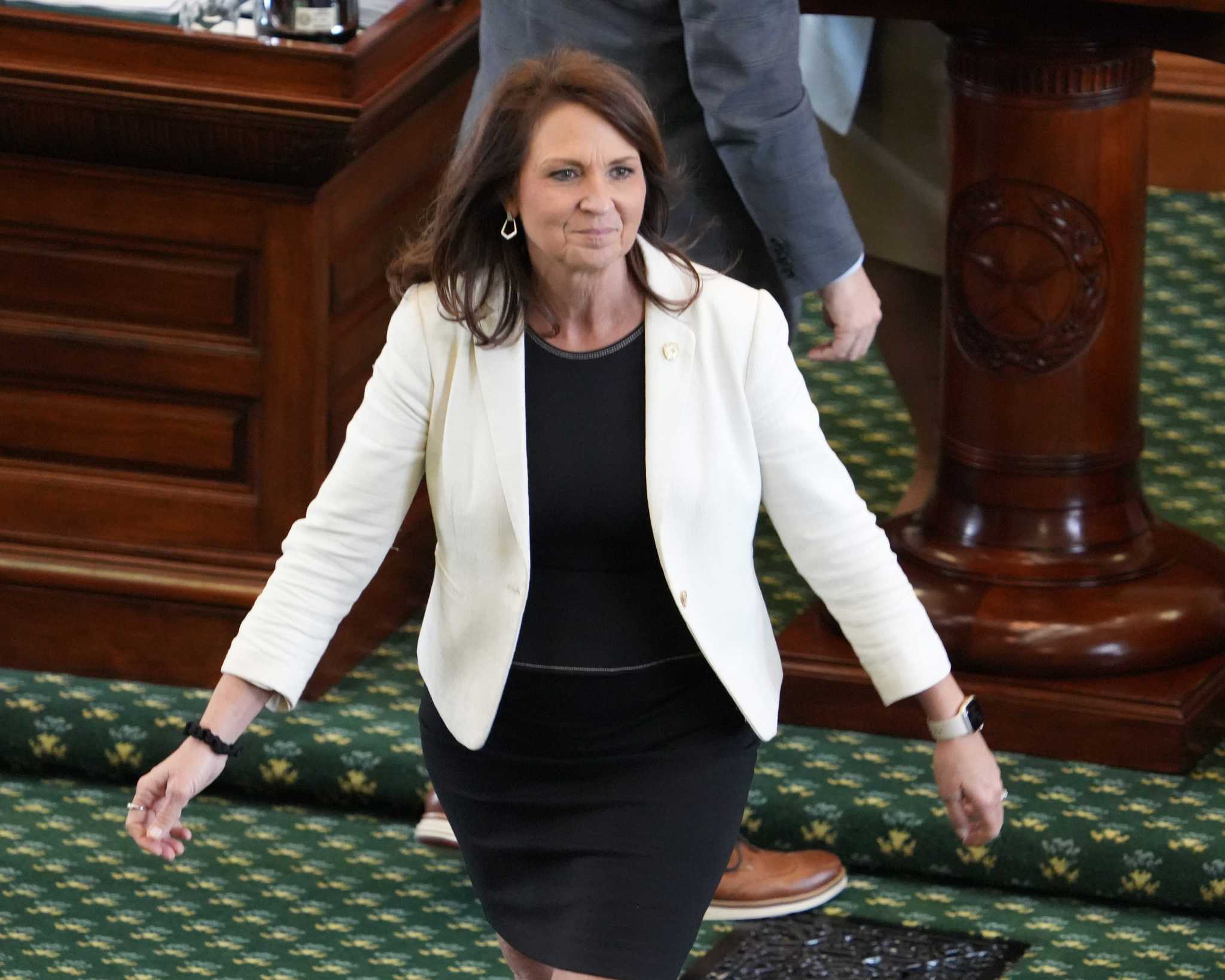 Will Sen. Angela Paxton serve as a juror in her husband's impeachment ...