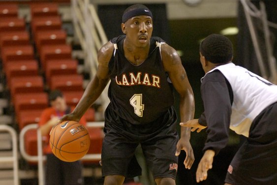 Lamar men's basketball team looks good in scrimmage