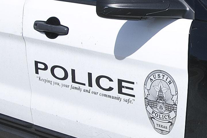 SWAT team surrounds southeastern Travis County house