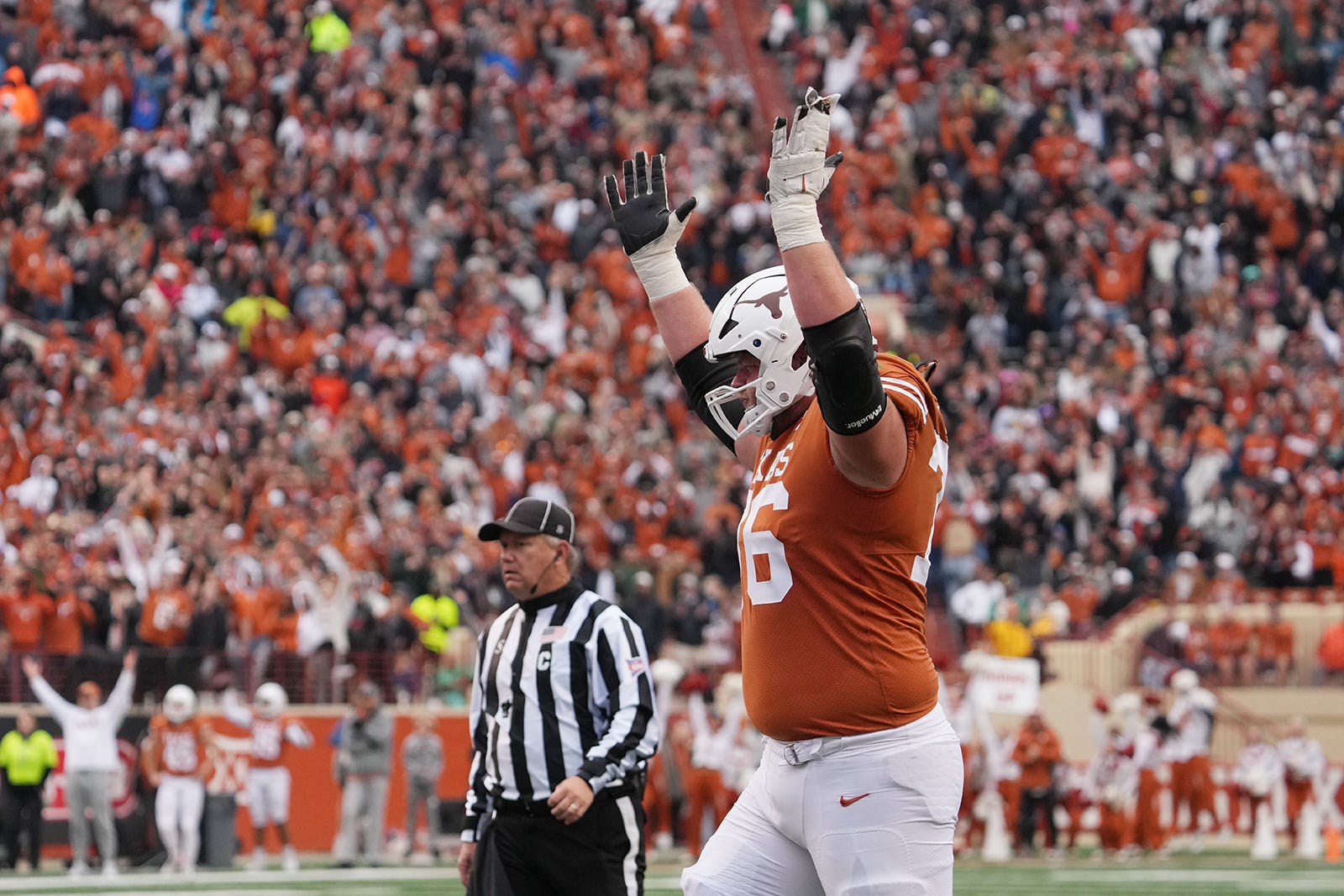 Texas football: OL Hayden Conner declares for NFL draft