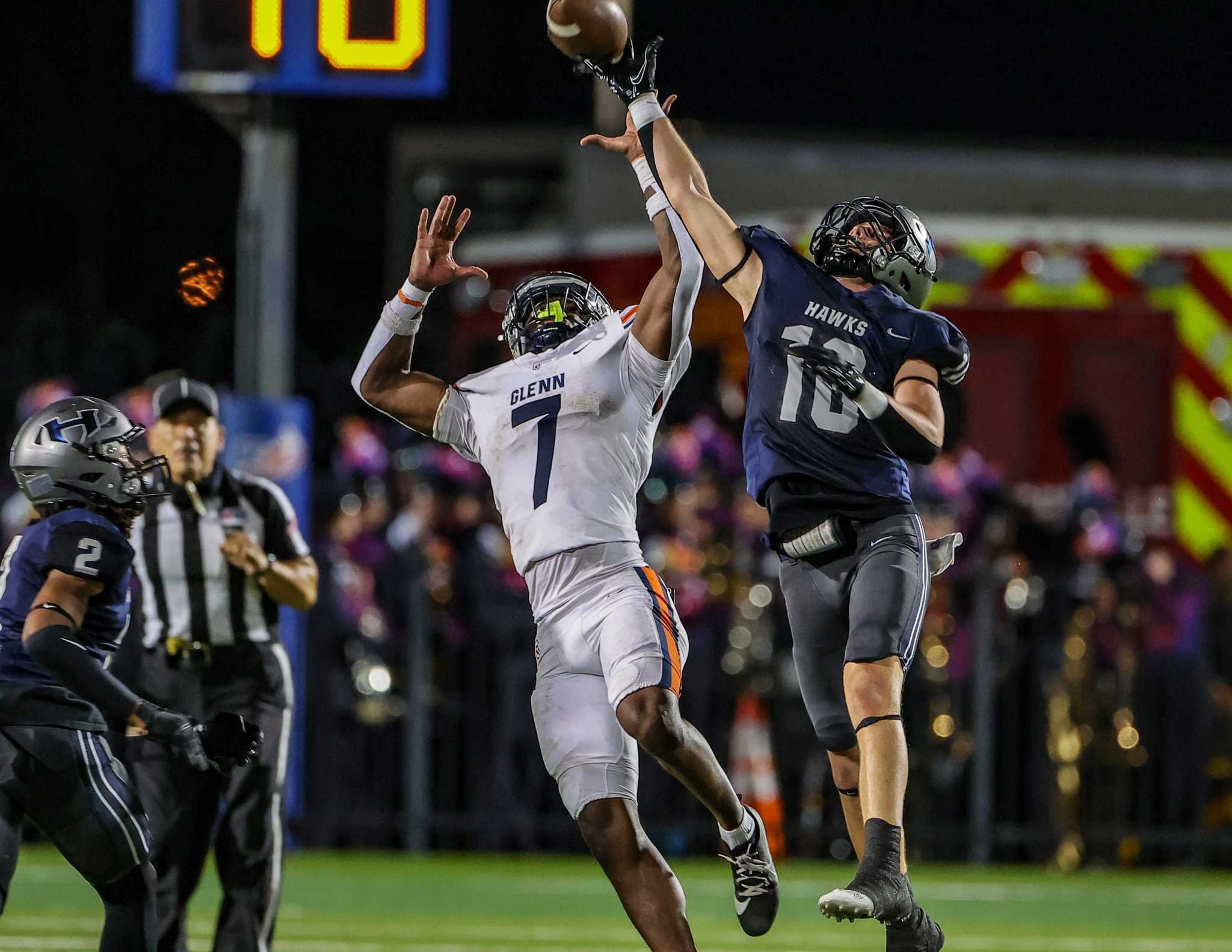 The Hendrickson Hawks beat Glenn in a District 11-5A Division I win
